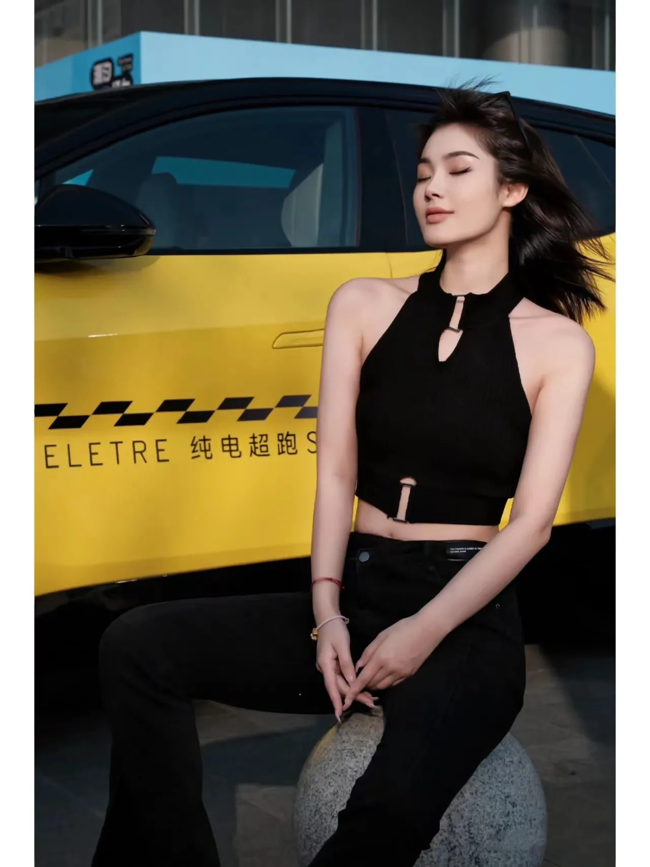 Lotus Eletre R+ - 918 Horsepower Electric SUV with 15 Speakers