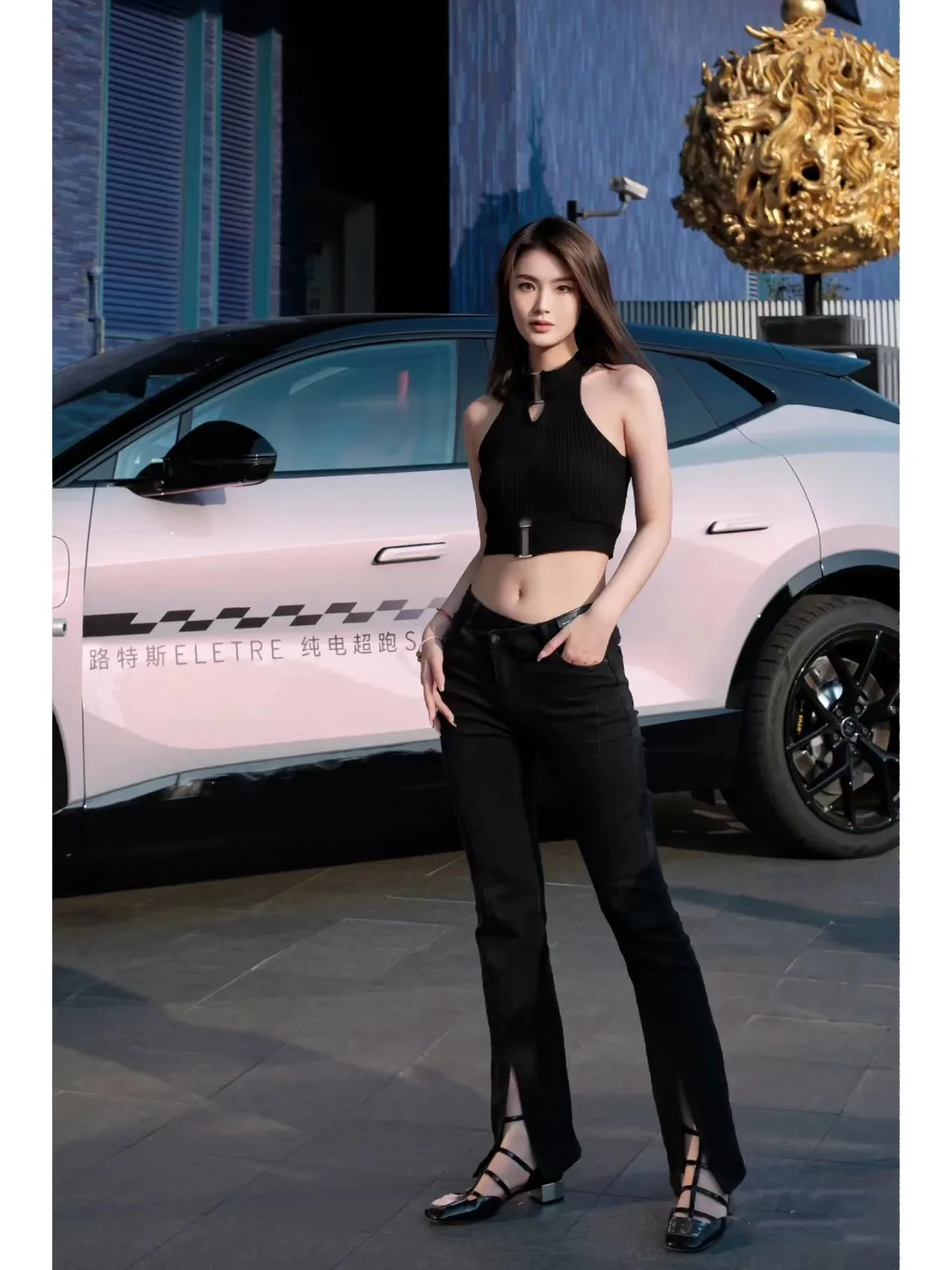 Lotus Eletre R+ - 918 Horsepower Electric SUV with 15 Speakers