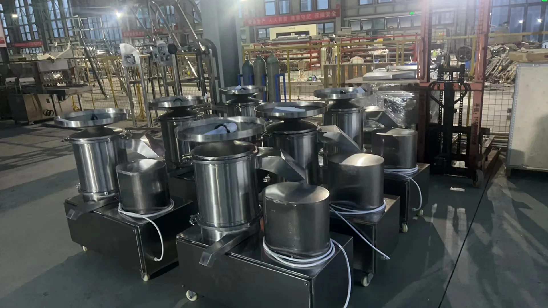 Efficient Egg Cracking Machine - High Capacity & Quality