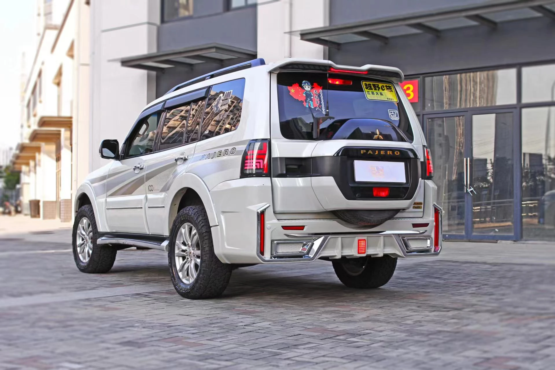 Upgrade Your Mitsubishi Pajero with LED Headlight Kits