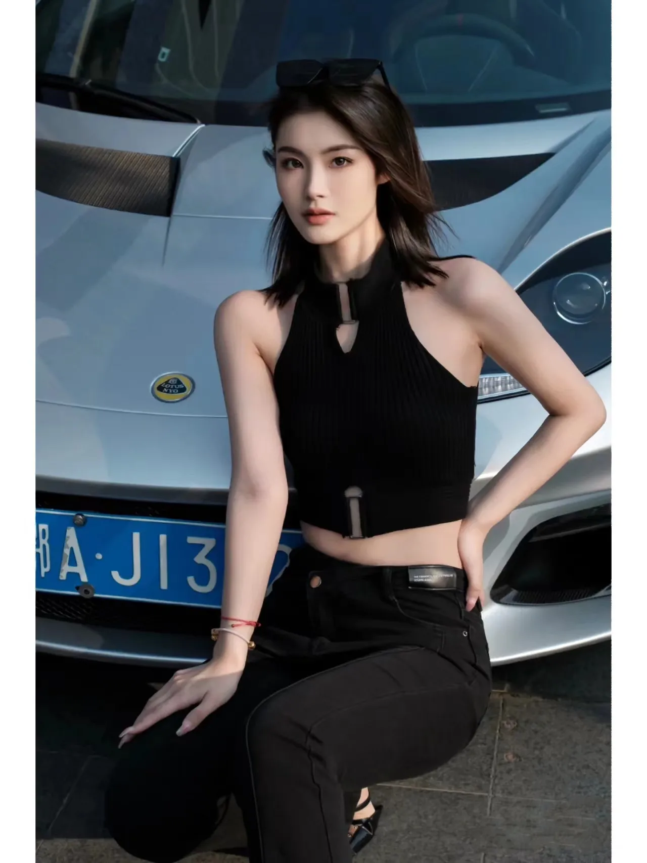 Lotus Eletre R+ - 918 Horsepower Electric SUV with 15 Speakers