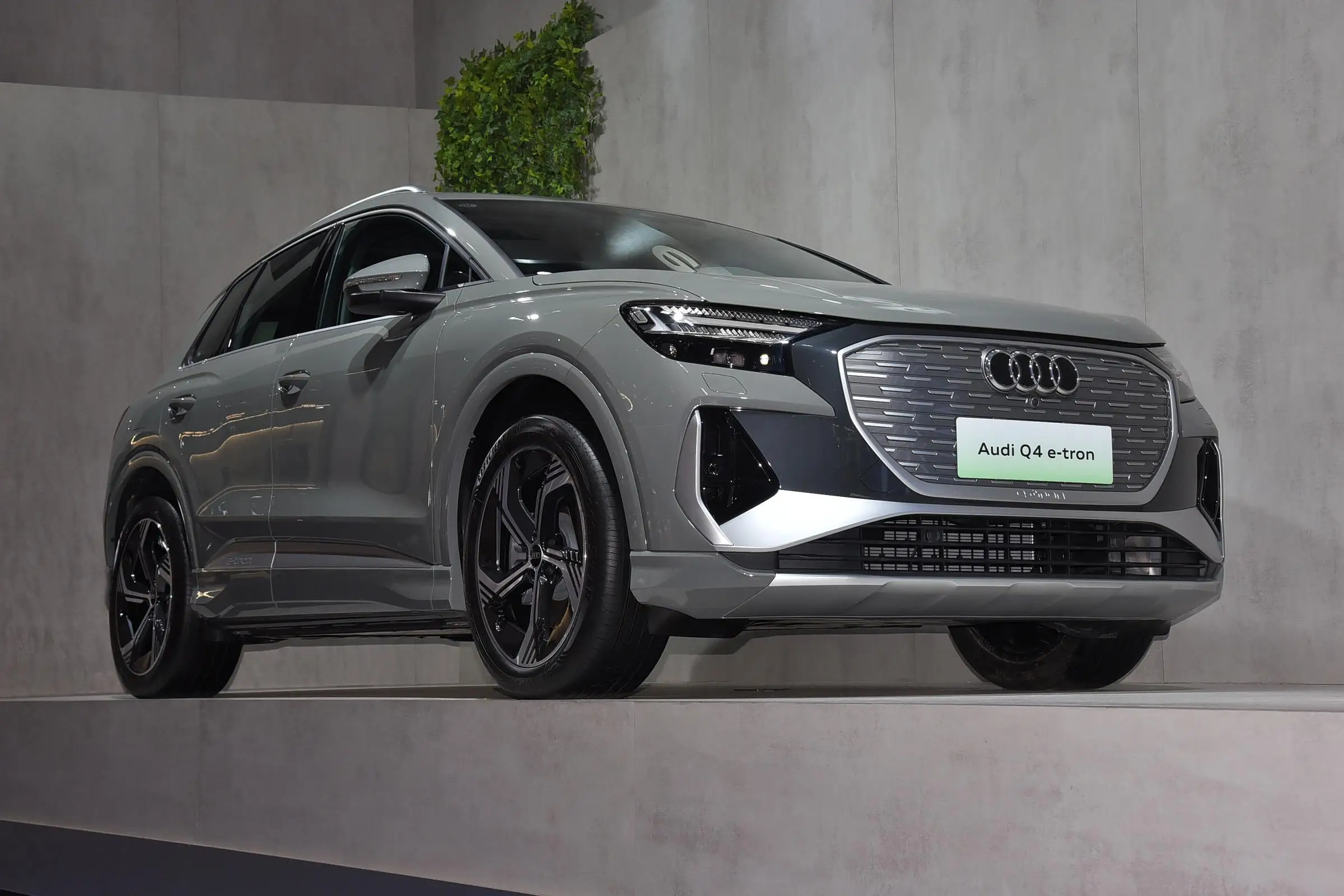 Hot Sale 2023 2024 Model Suv Audi Q4 E-tron High Speed Luxury Compact Suv Audi Q4 Etron Electric ...