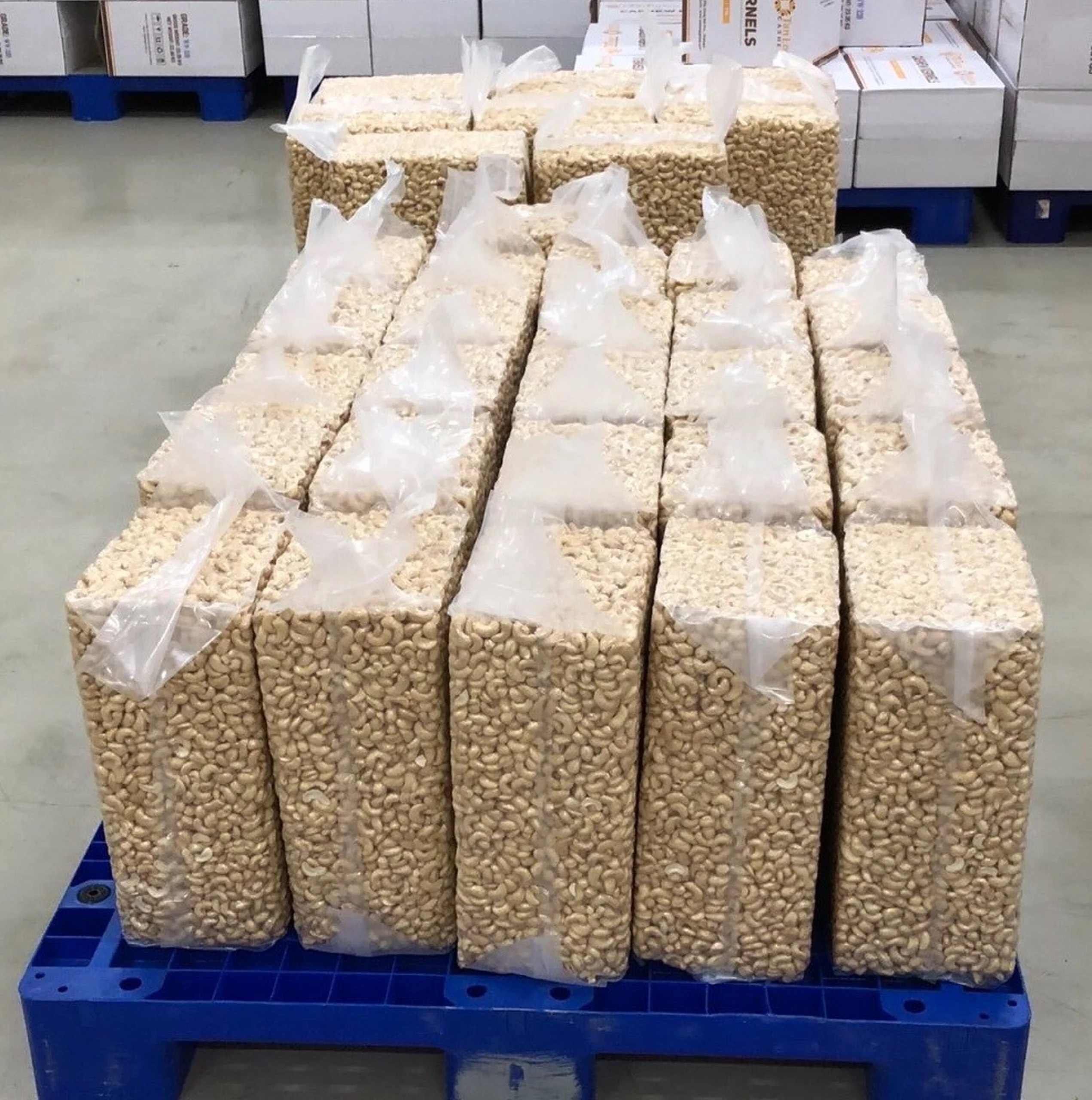 Chilli And Garlic Flavor Roasted Peanuts 40g High Quality Nuts And ...