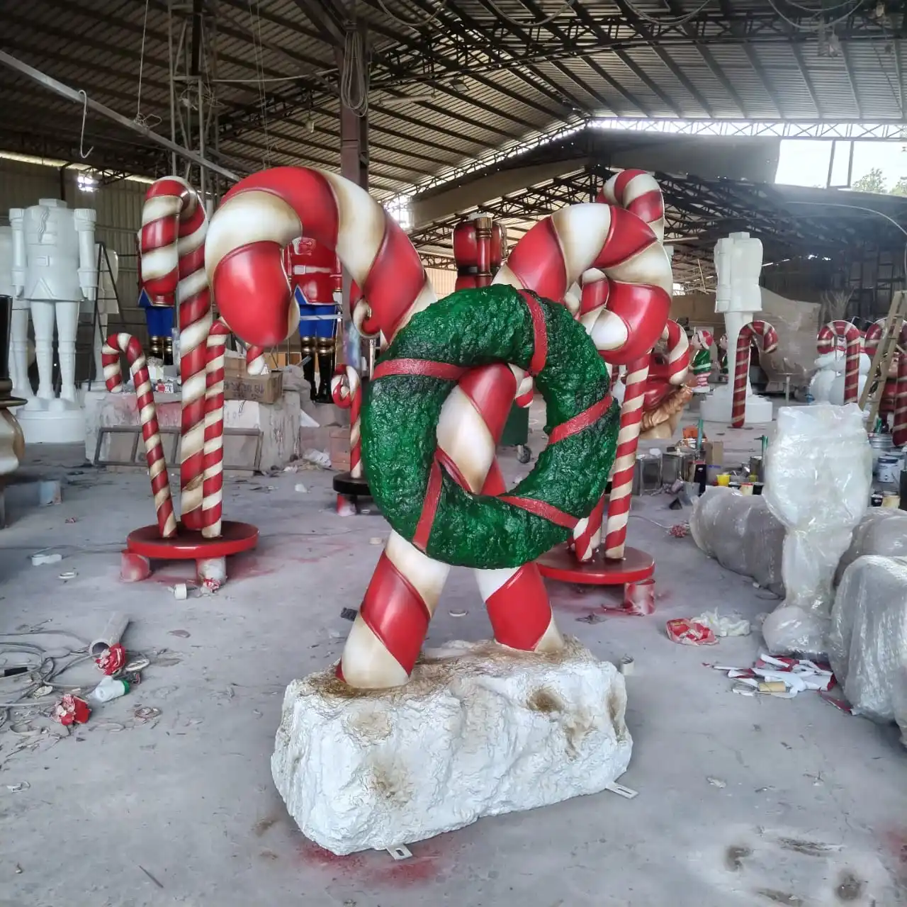 Life-size Candy Canes Fiberglass Resin for Christmas Decor