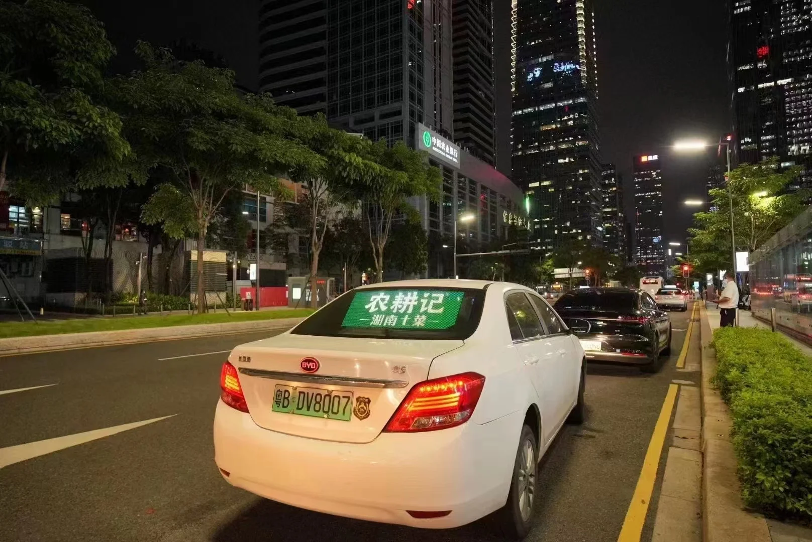 Taxi Rear Window Led Display Full Color Digital Signage Transparent ...