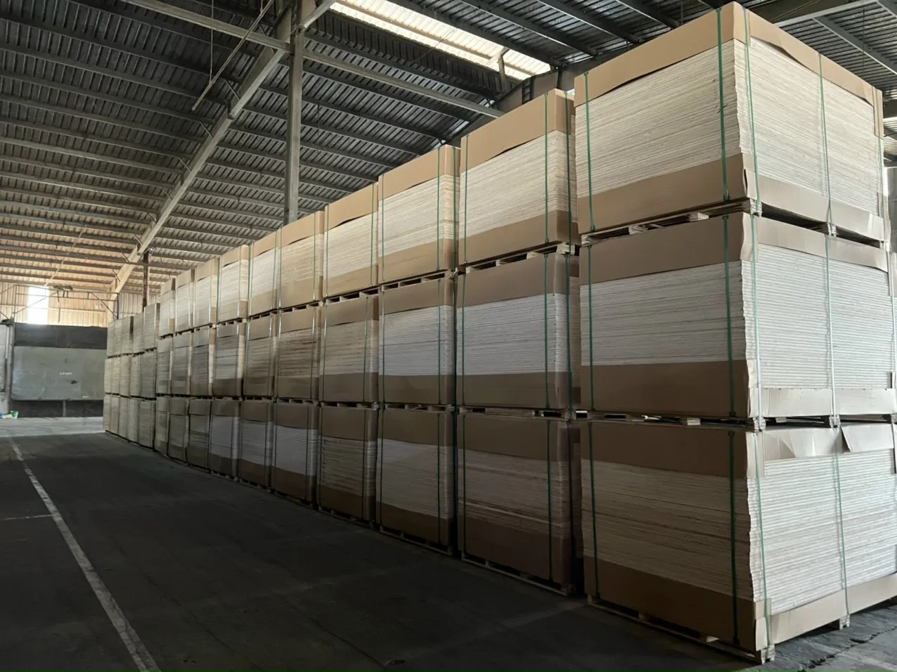 E2 Glue Mr Glue Pine Plywood For Construction And Furniture - Buy Wood ...