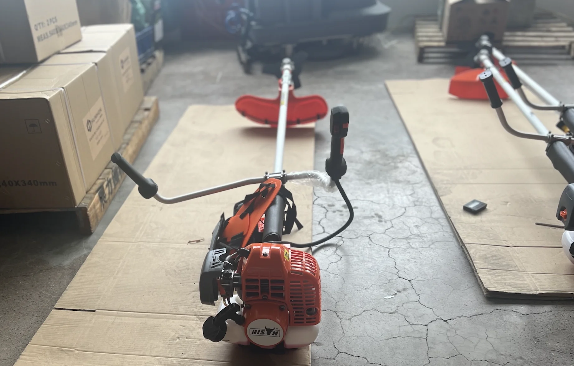 BISON Weed Wacker 43CC - Efficient Garden Brush Cutter