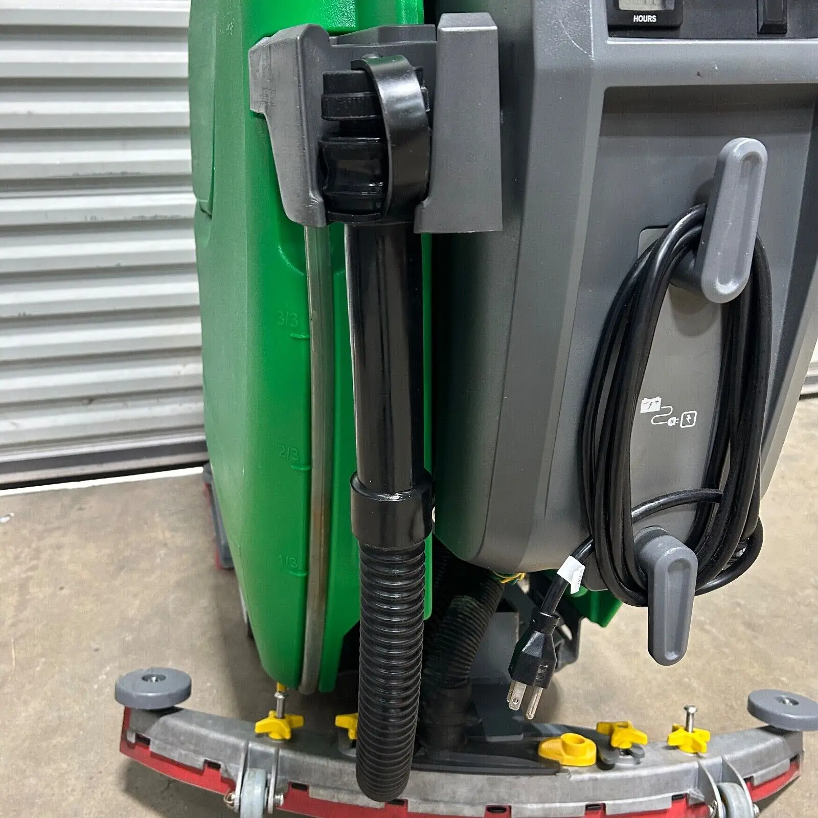 Used Ten-n-ant T300 20" Walk-behi-nd Battery Flo-or Scru-bber Cleaner ...