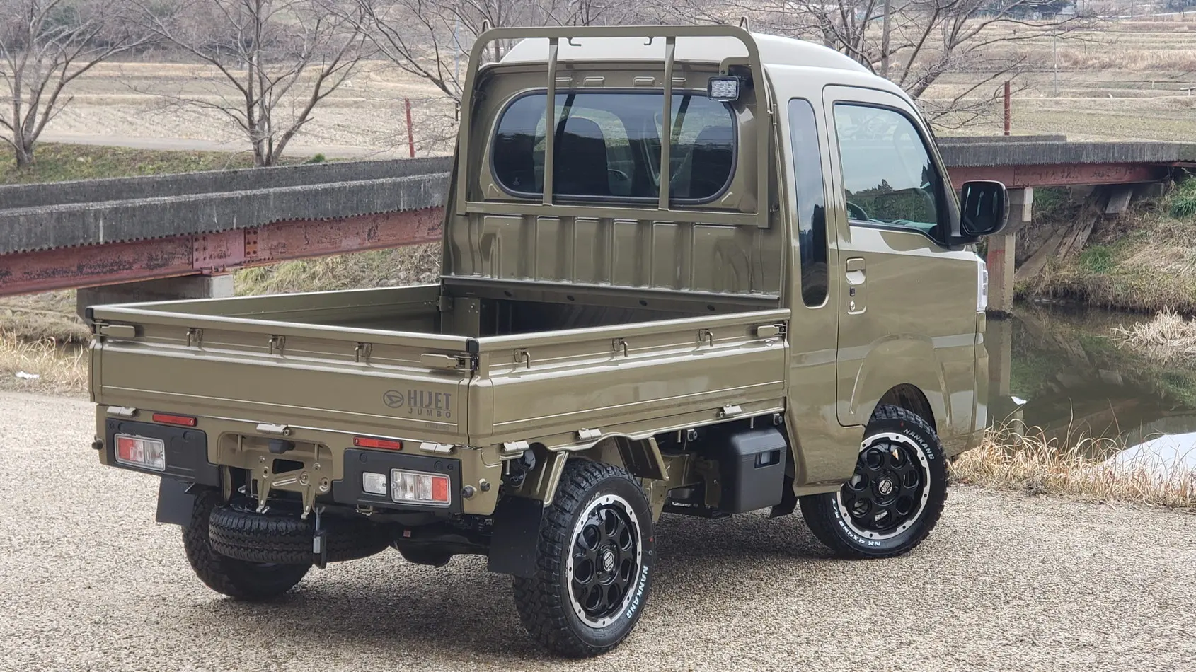 Daihatsu Hijet Truck Jumbo Extra - Slightly Used & Versatile