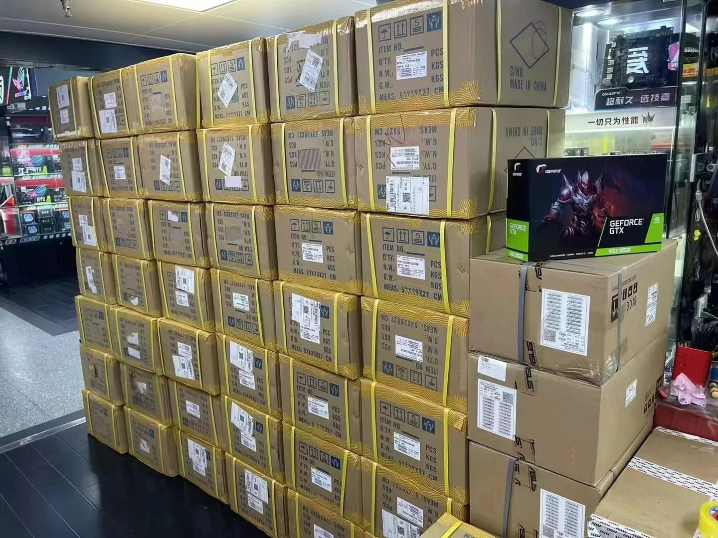 Gigabyte Geforce Aorus Rtx 3090 3080 3070 3060 Ti Master Xtreme Wb ...