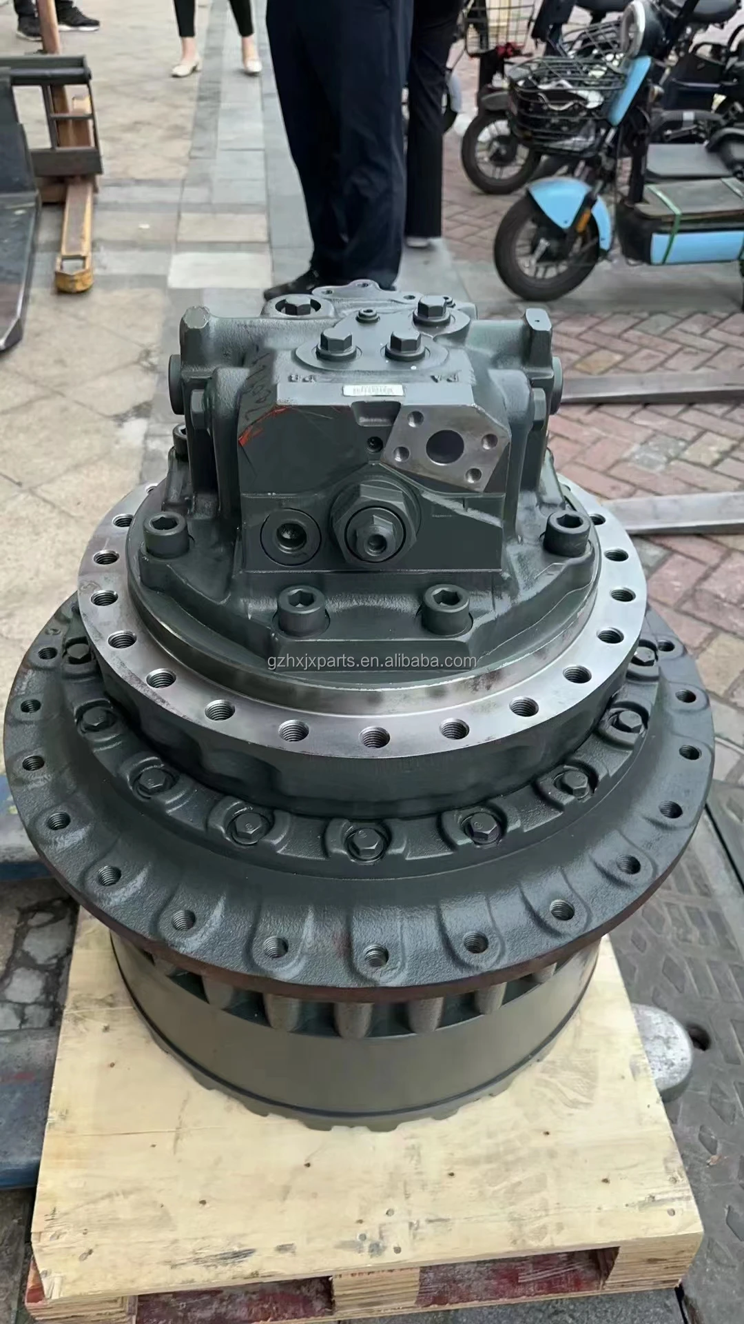 Original Komatsu Pc200-8 Final Drive Pc240-8 18/20h - Pnc Hyd Parts ...