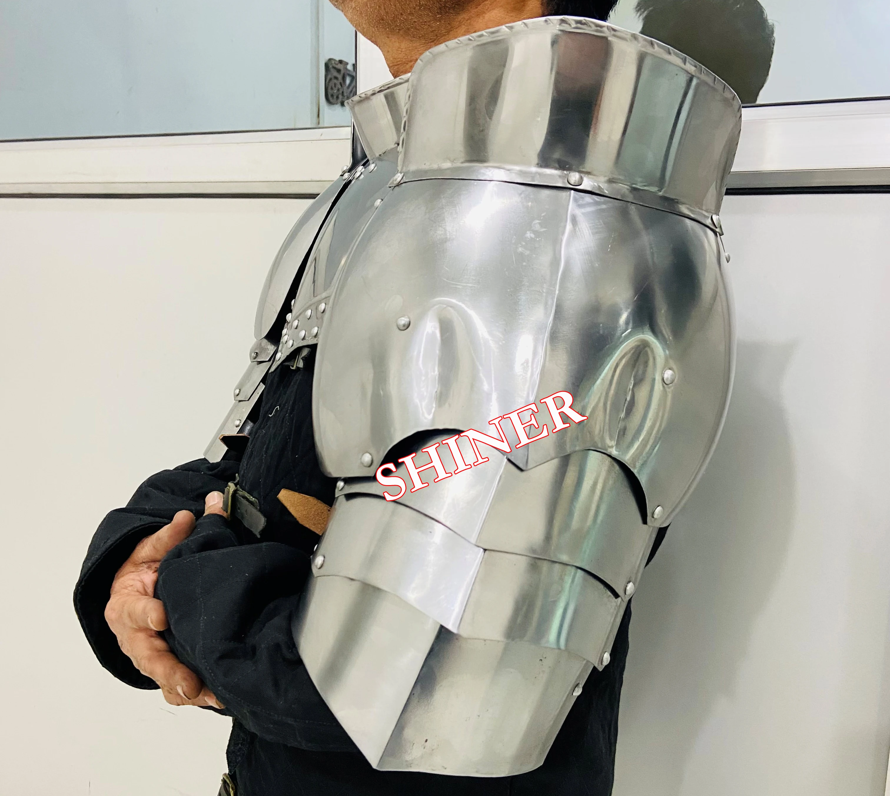 Medieval Iron Gorget & Shoulder Set - Viking Crusader Pauldrons