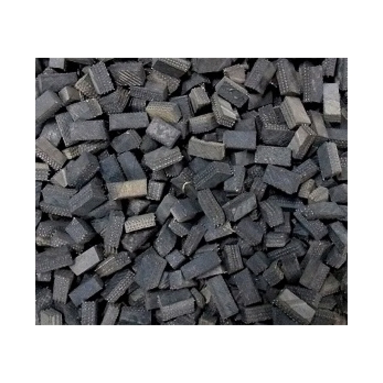 Cheap Waste Recycled Tire Rubber Scrap Wholesale Bulk Tyre Scrap