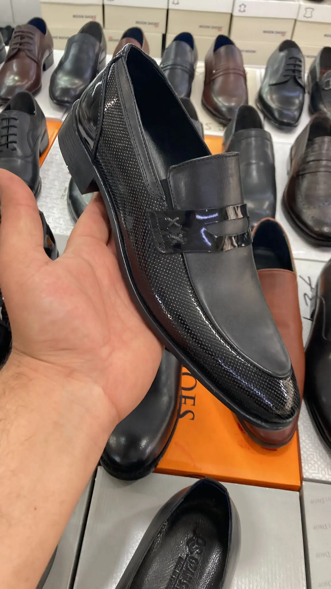 Shop Our Factory Supplier's Fast Delivery of Men's Leather Shoes