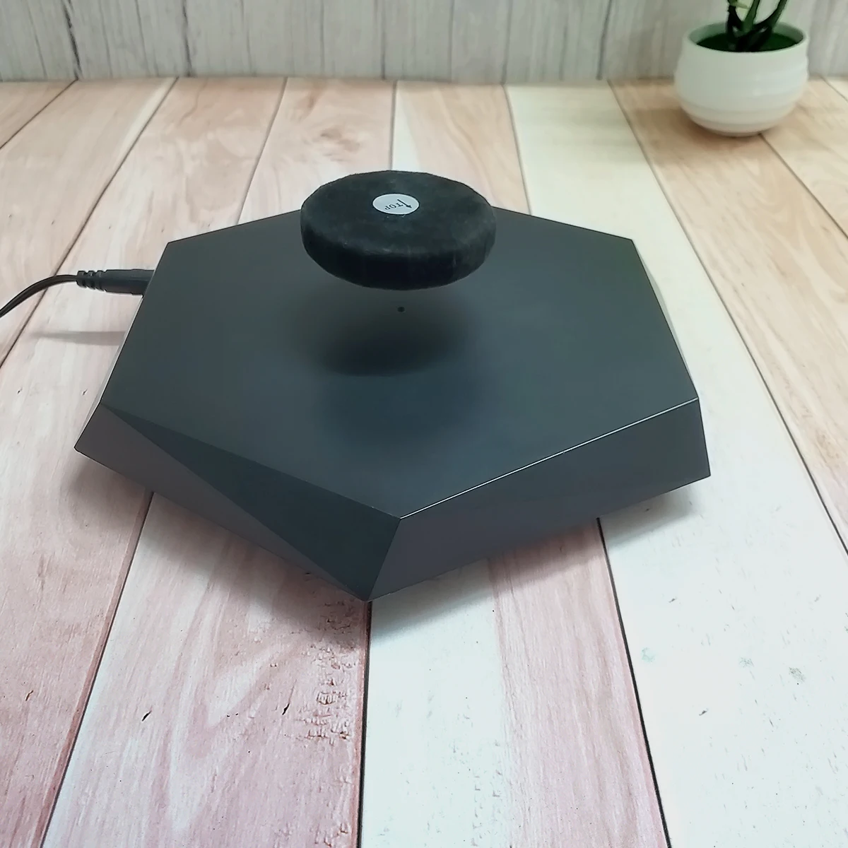 Hcnt Magnetci Floaring Levitating Display Stand For 0-200g Object - Buy ...