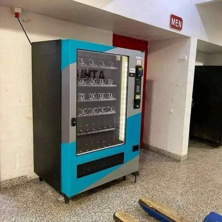 Cold Drink Vending Machine With Dual Zone Temp Control Available 2024 ...