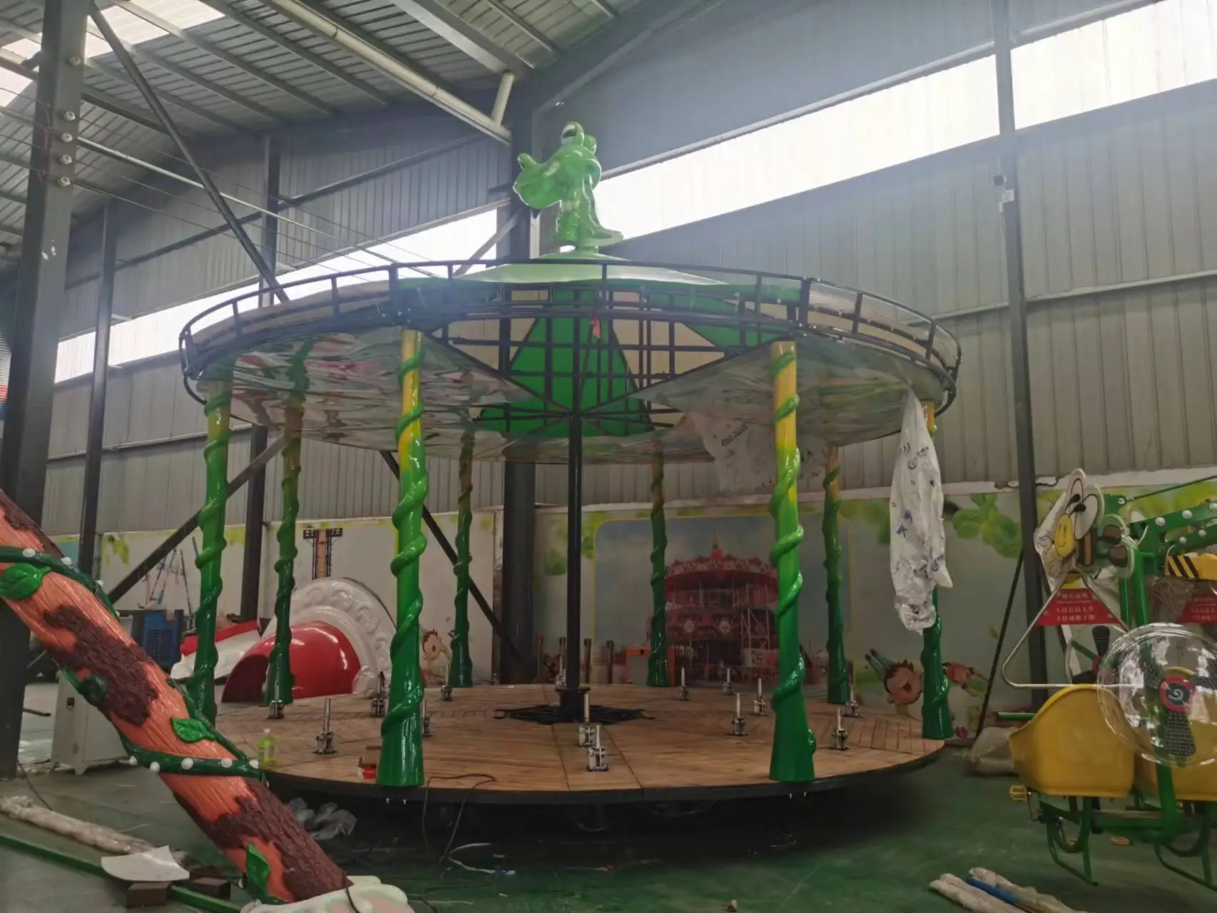 Beautiful Green Carousel Indoor and Outdoor Amusement Park Rides Merry ...
