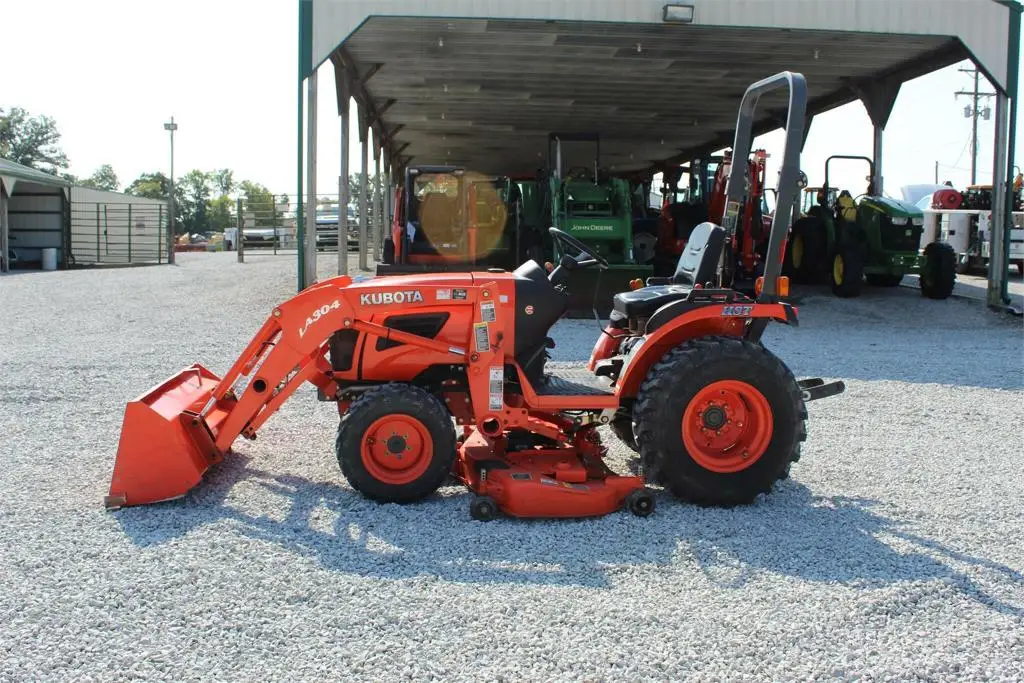 Fairly Used Mini Kubota 25HP Tractor - Reliable Farm Machinery