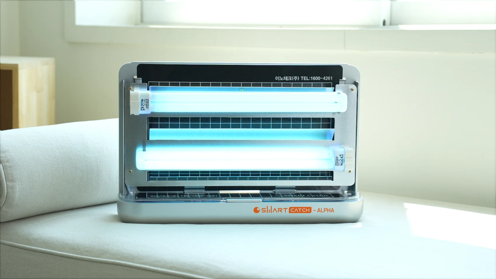 Korean [smart Catch Alpha] Indoor Pest Control Devices With Led Lamp ...