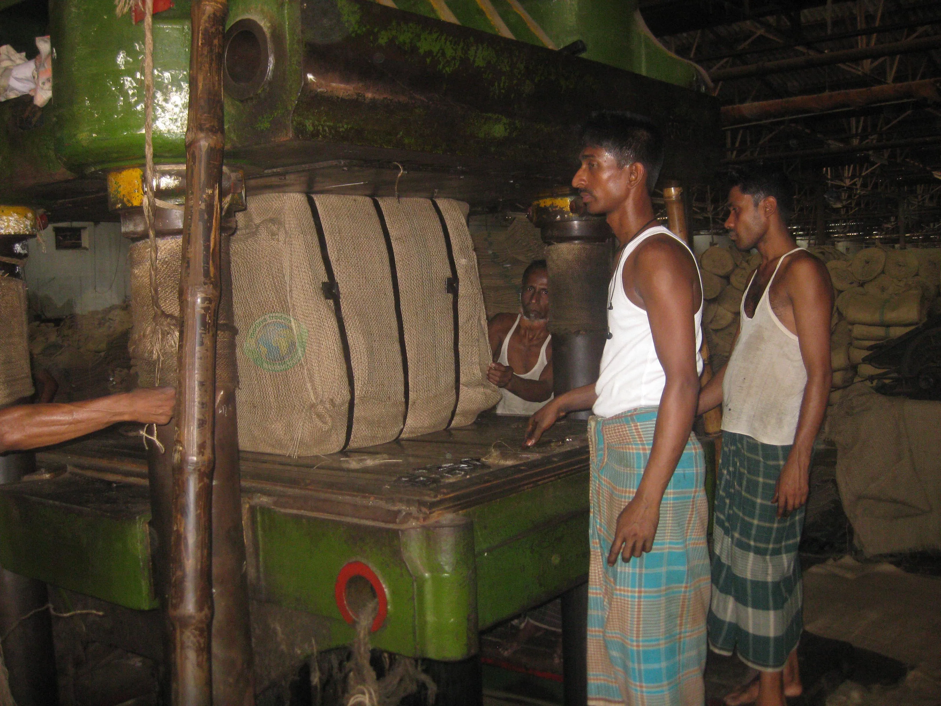 Hessain Fabric Roll Or Bale Form Or Square Sheet Jute Burlap 3 Oz 5 Oz ...