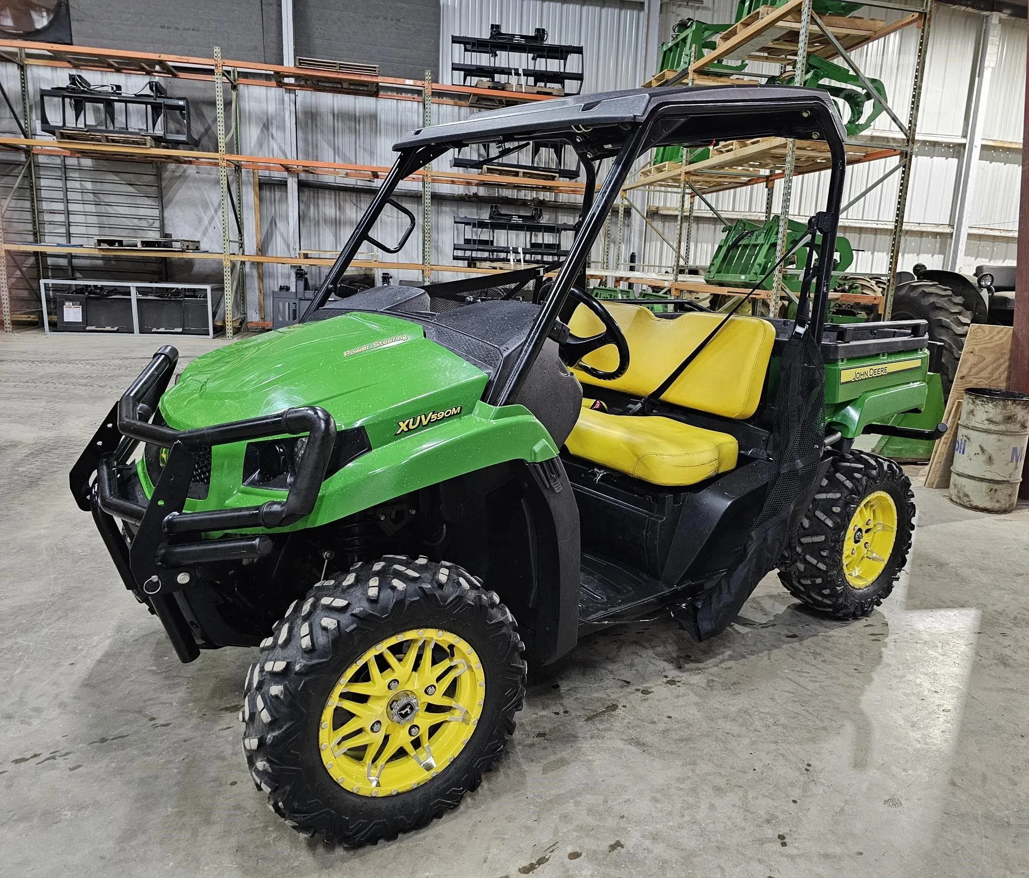 JOHN DEERE GATOR XUV 855D Farm Utility Vehicle - Versatile & Durable
