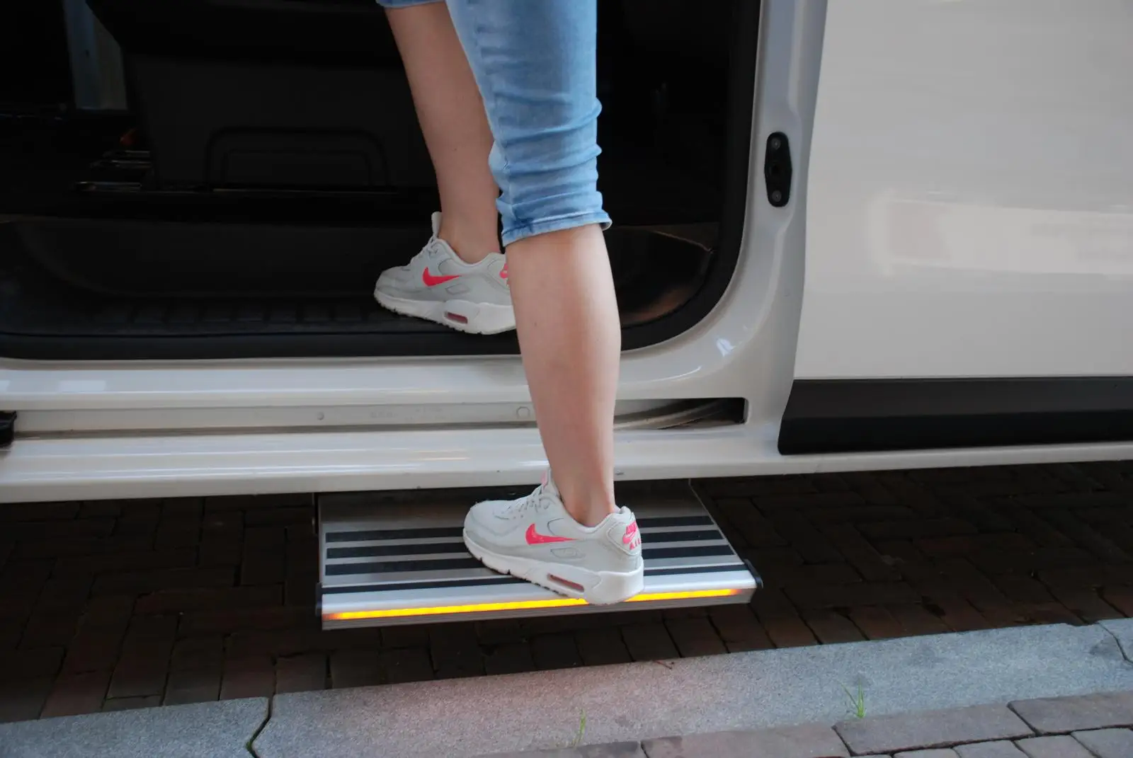 Bus Minibus Sprinter Master Ducato Crafter Sliding Door Step