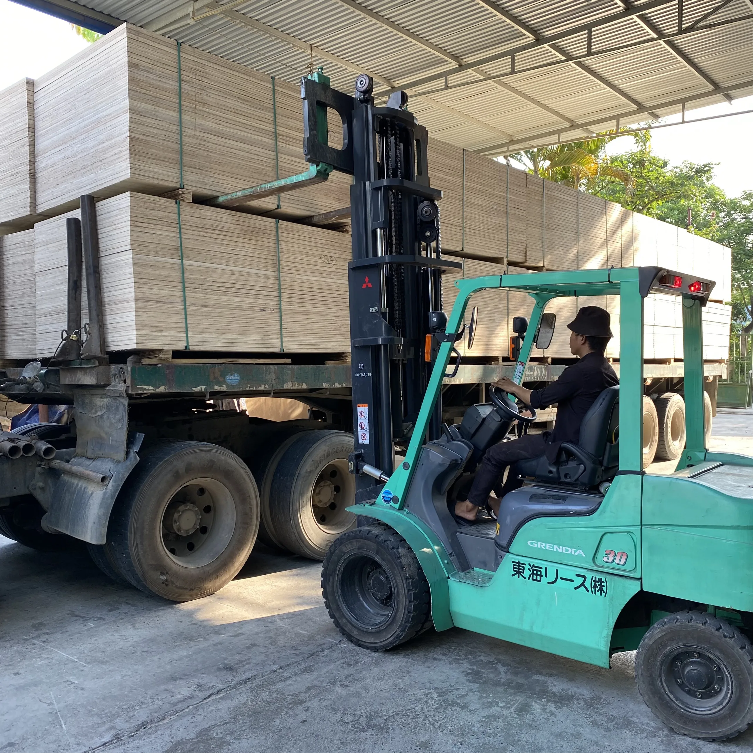 Competitive Price Wooden Pallets In Use Compressed Wood Pallet ...