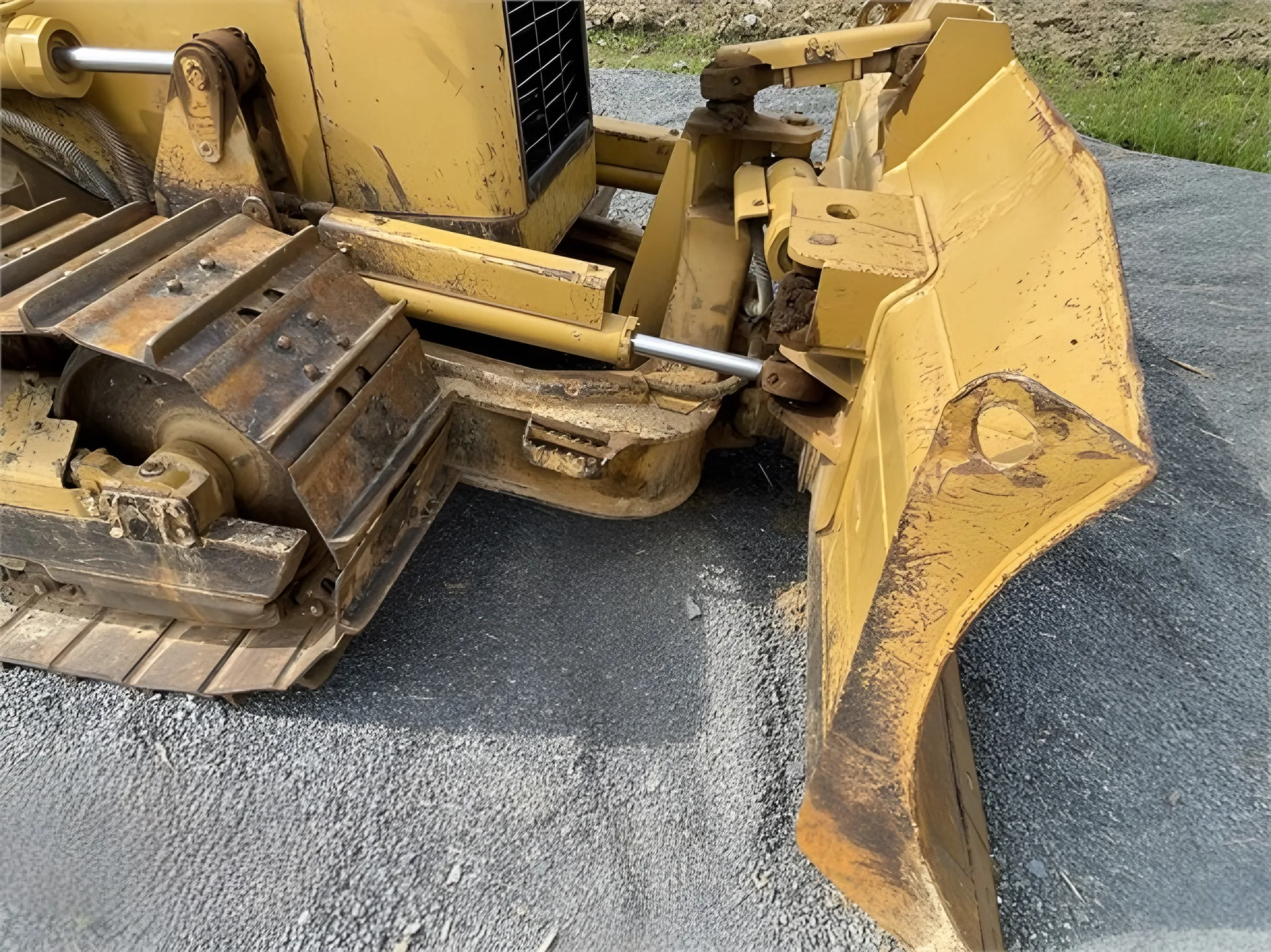 D Series Excavator Dozer 2002 CATERPILLAR D4G XL for Sale