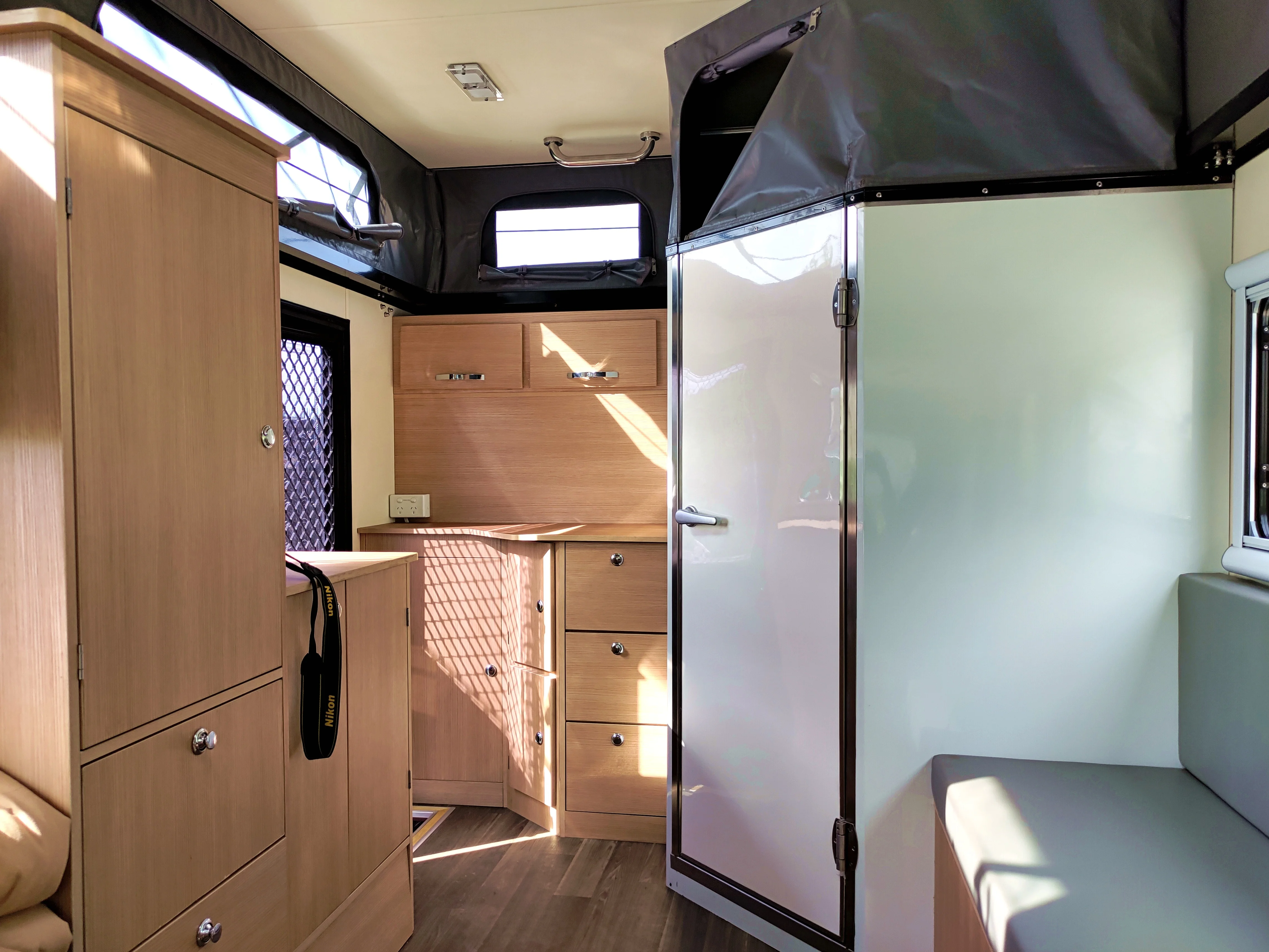 Hot Sale 13ft Pop Up Caravan Part Rv Camper Trailer Camper Caravan With ...