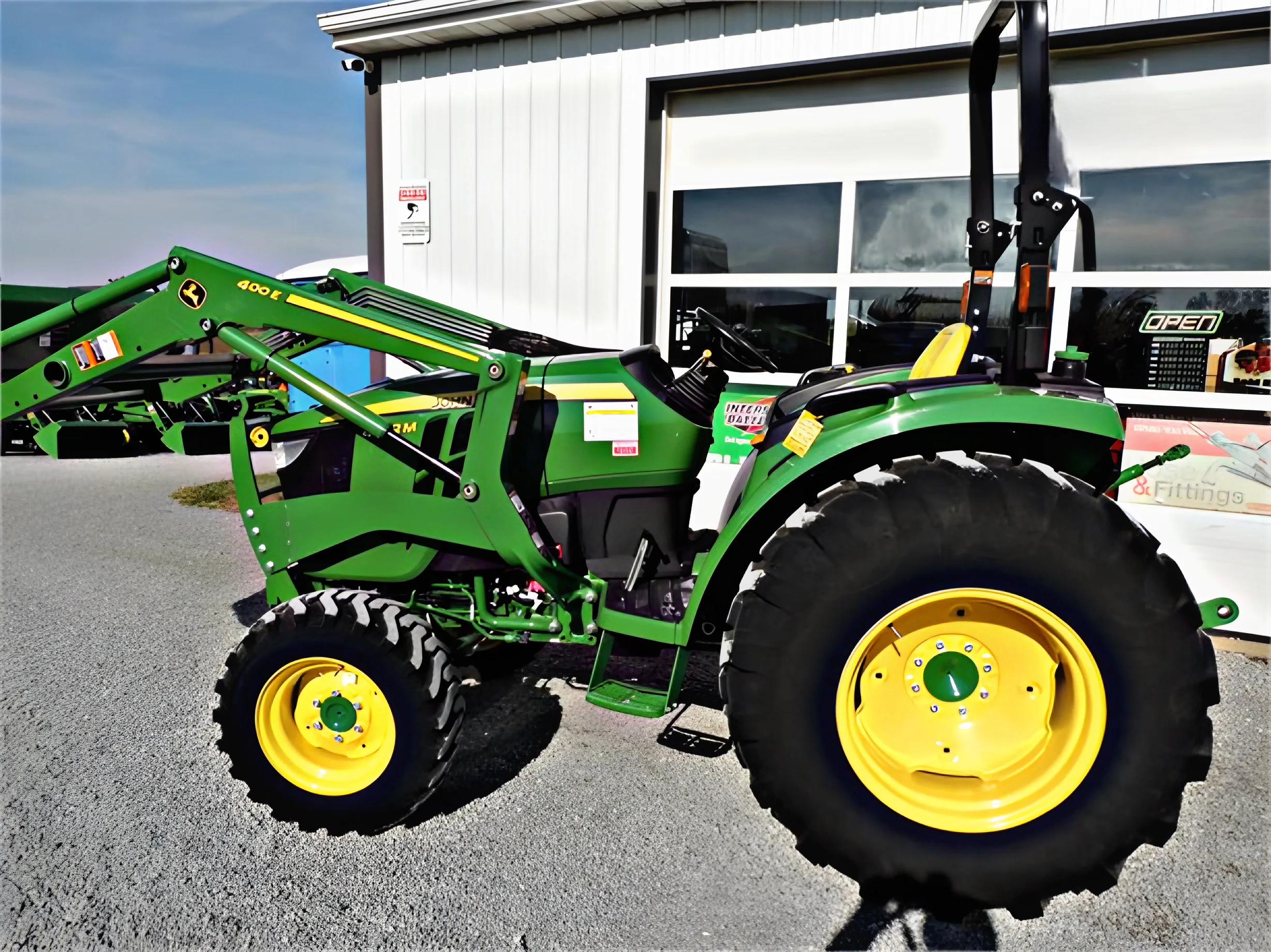 Wheeled Tractors 4WD 2020 JOHN DEERE 4052M - Front Loader Tractor