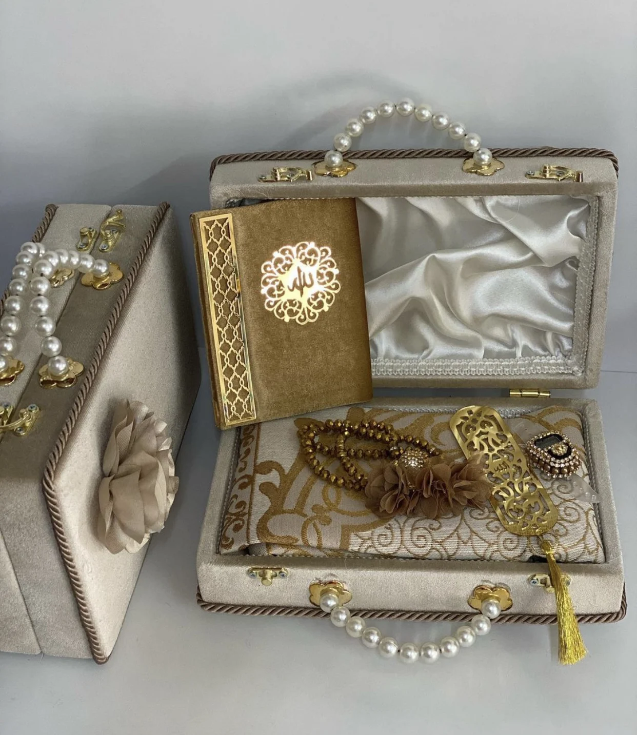 Alibaba.com: Muslim Gift Set with Prayer Mat, Tasbih and Islamic Pearl ...