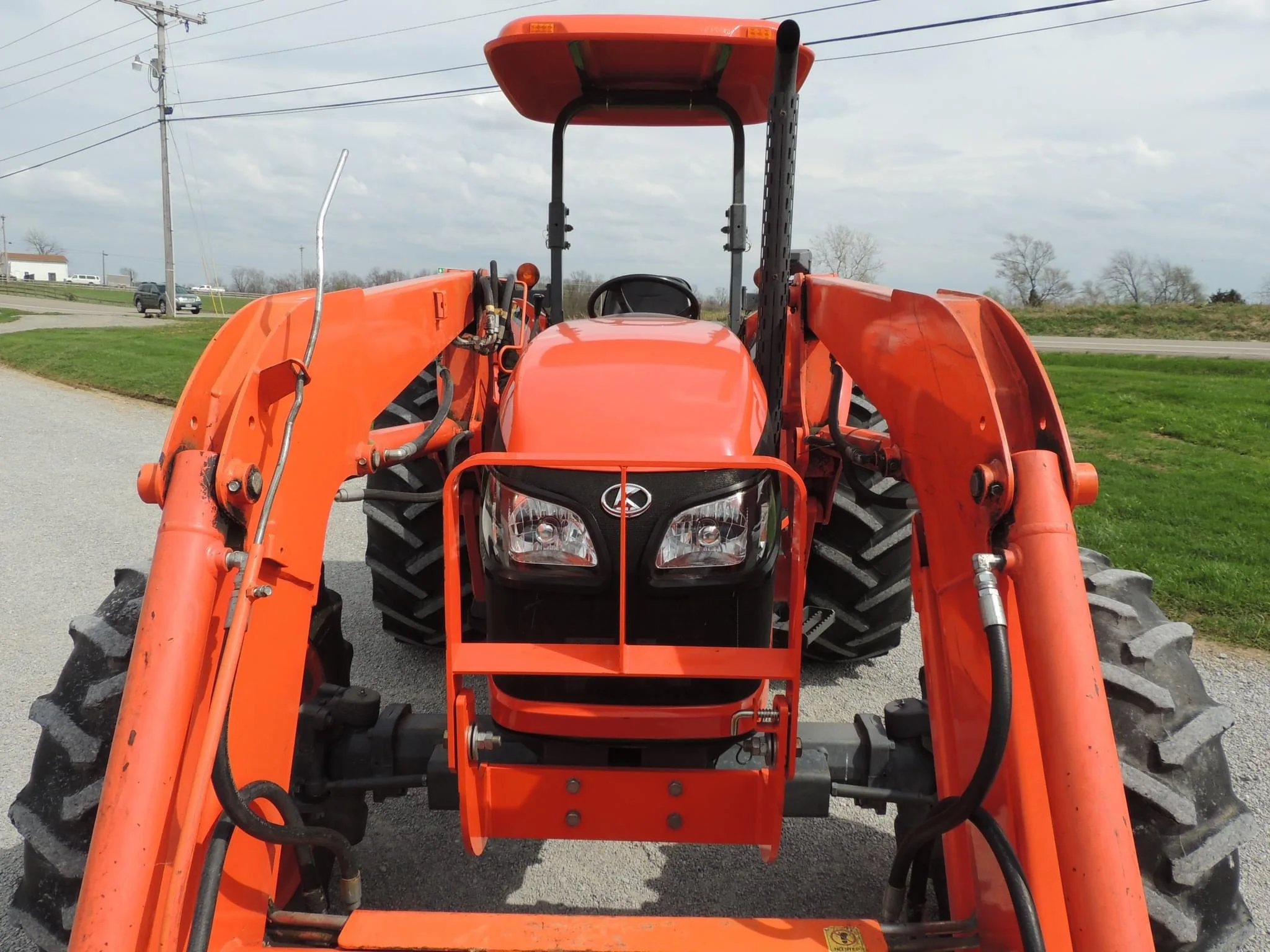 KUBOTA M9540 TRACTOR - Versatile Farm Tractor Solutions