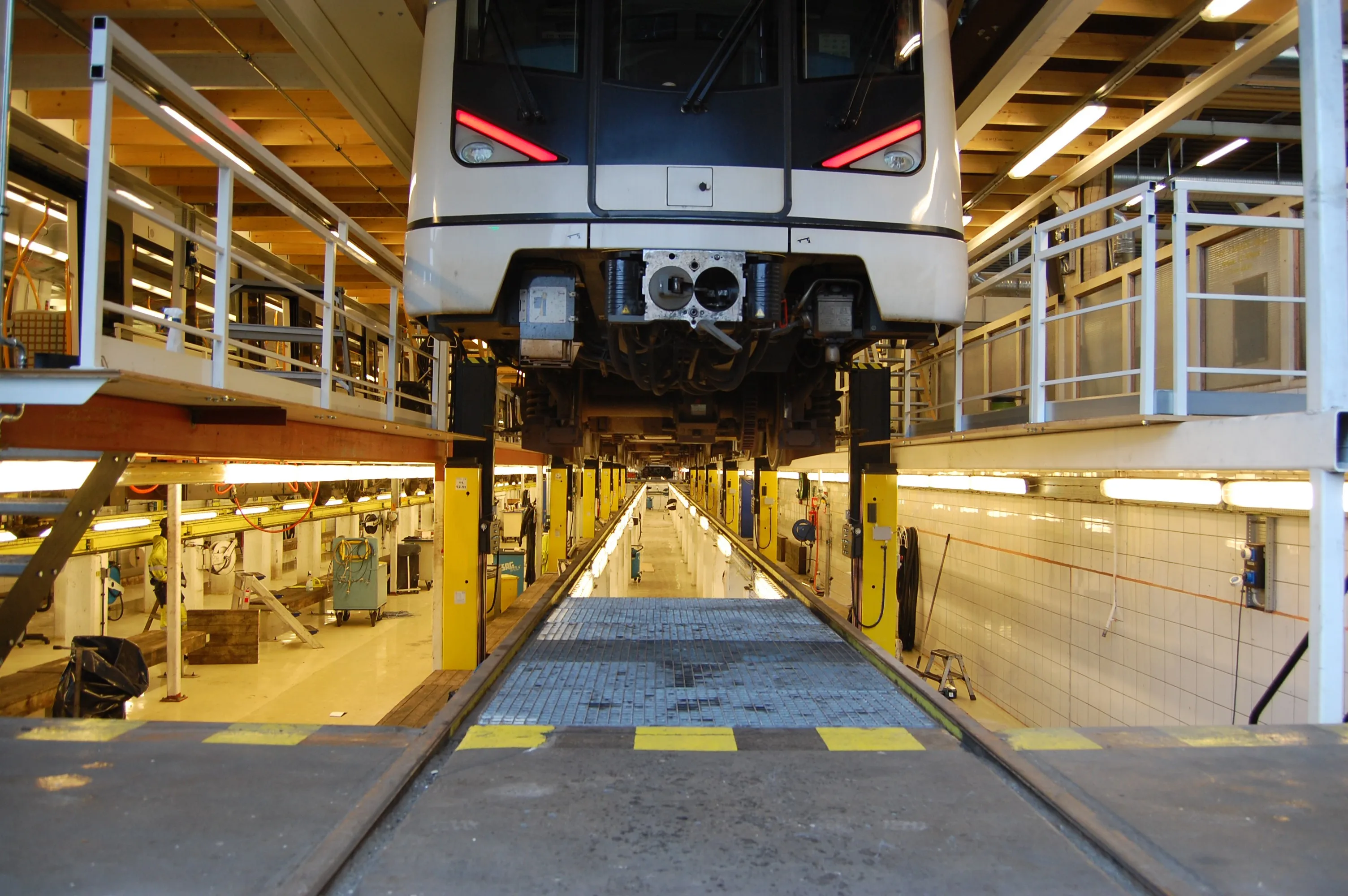 Underfloor Lifting System Bulox Equipment Railway Lifting System ...