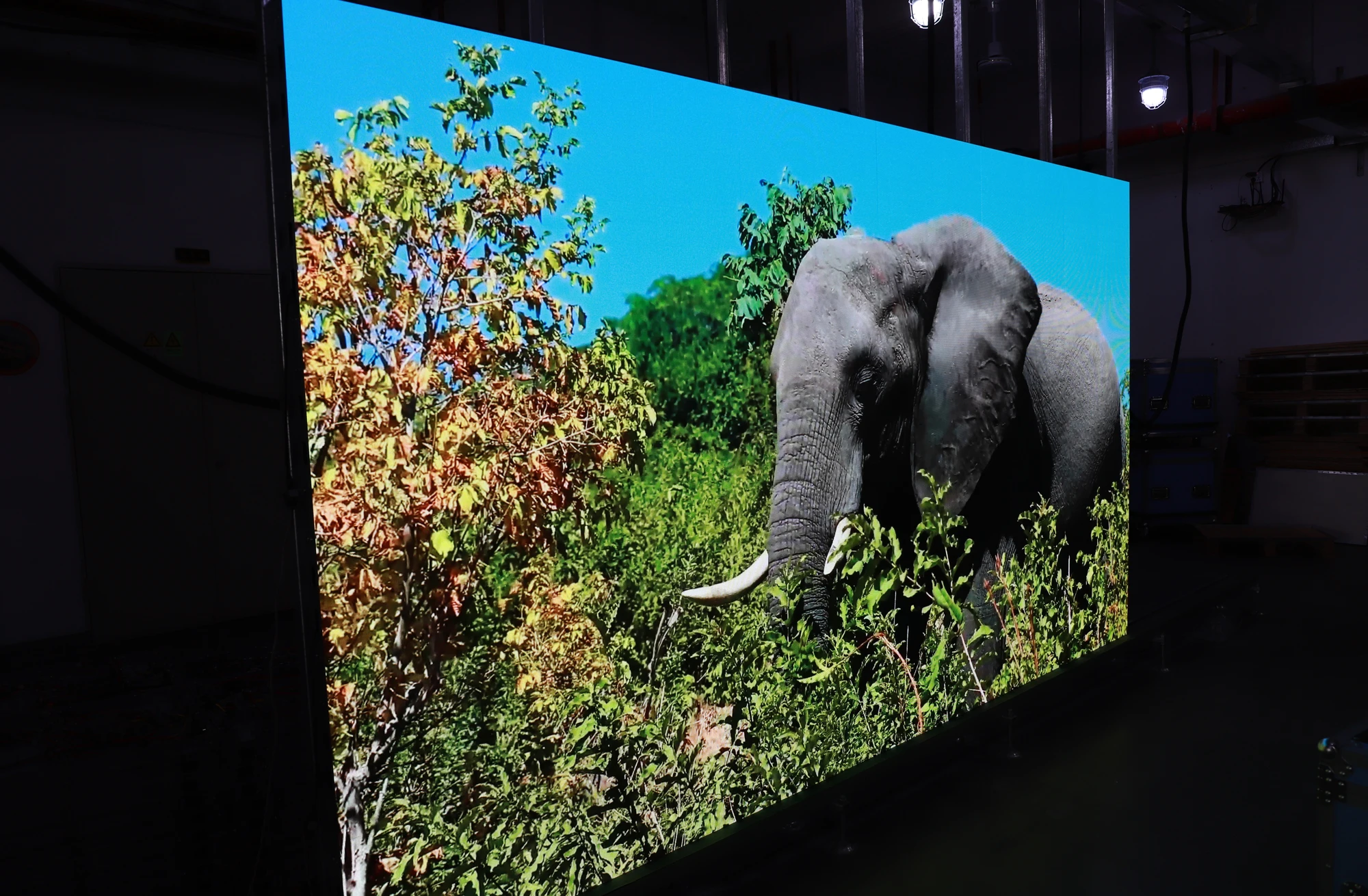 Indoor LED Video Wall - High Quality 600x337.5mm Panels