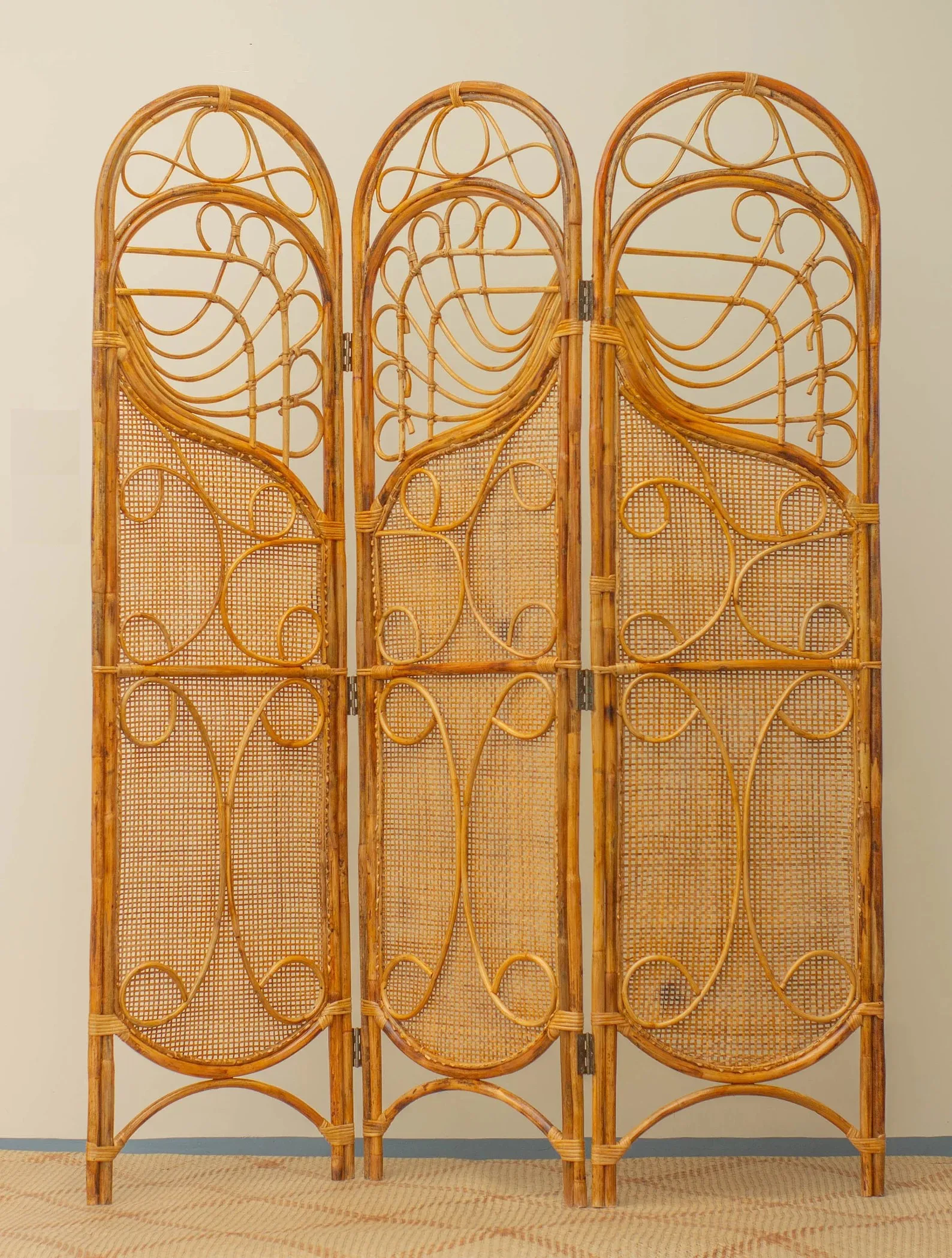 Eco-friendly Movable Rattan Room Dividers for Living Room