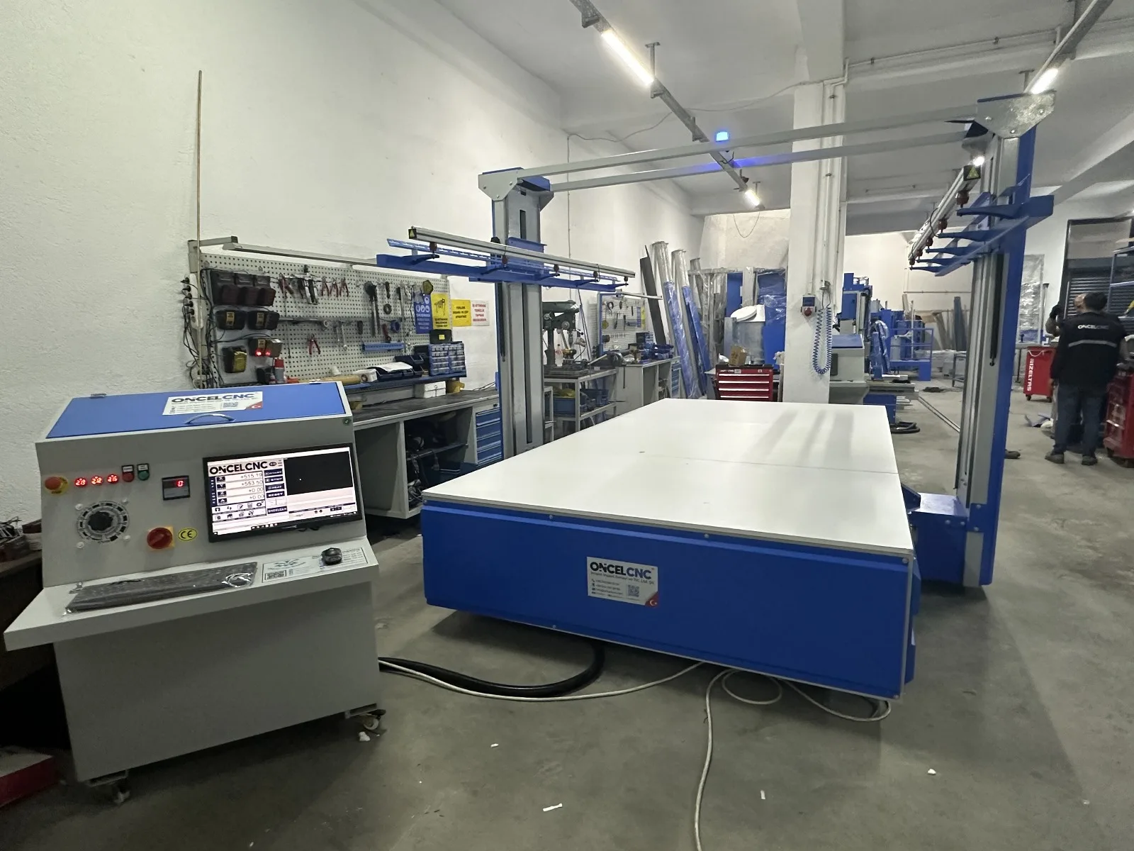 Alibaba.com: Automatic CNC hot wire foam cutting machines, EPS foam ...