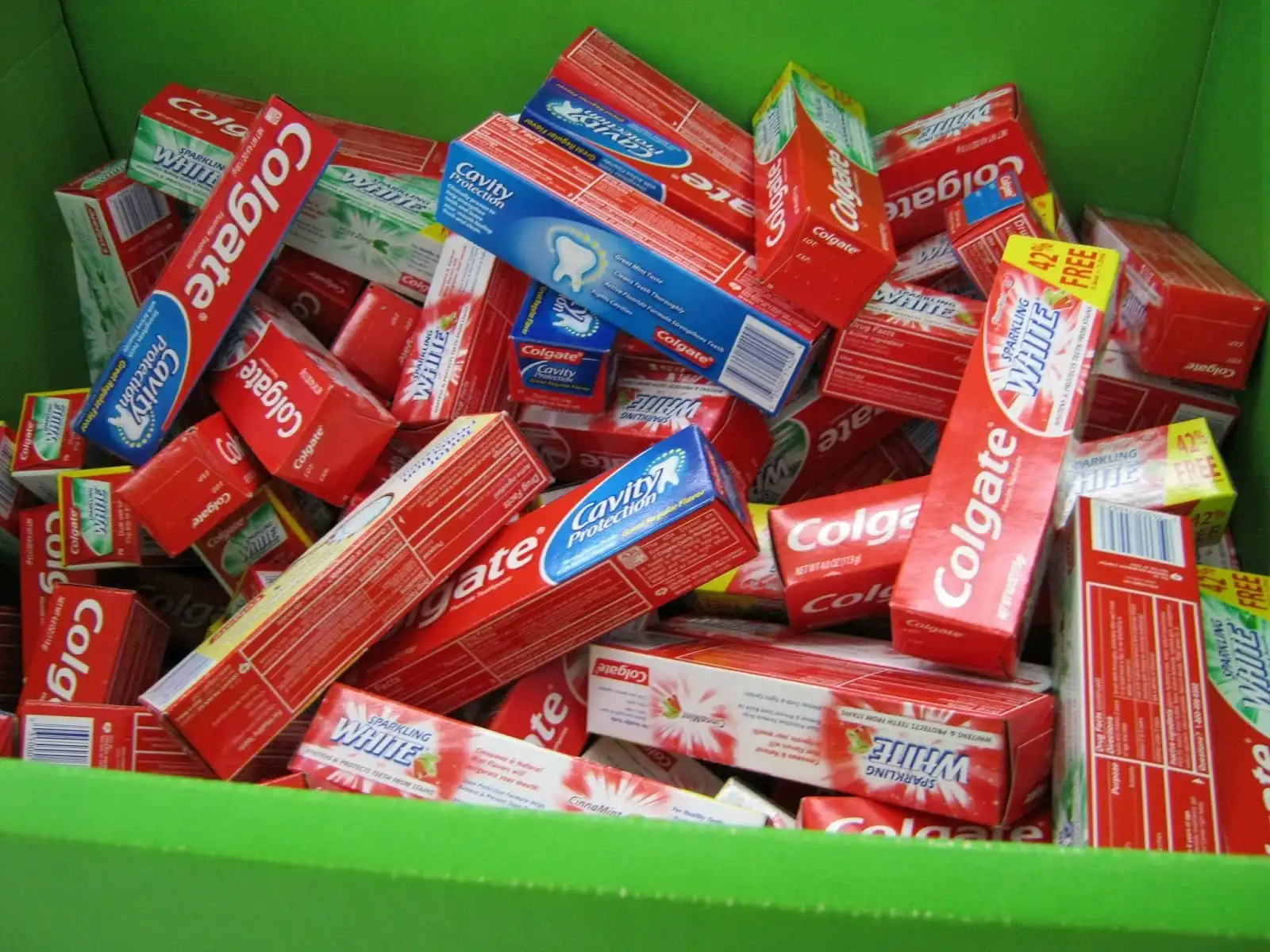 Colgate Toothpaste Max White Protect 75 Ml Toothpaste For A Radiant ...