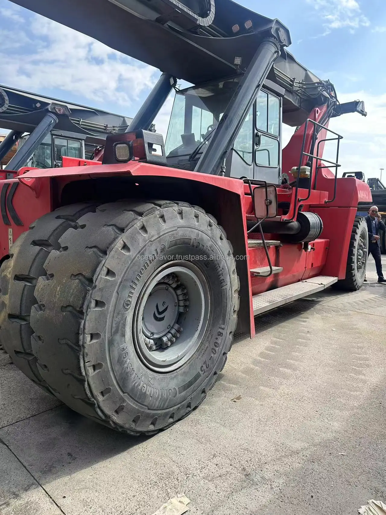 Kalmar DRF450 Reachstacker - 45 Ton Port Lifting Crane