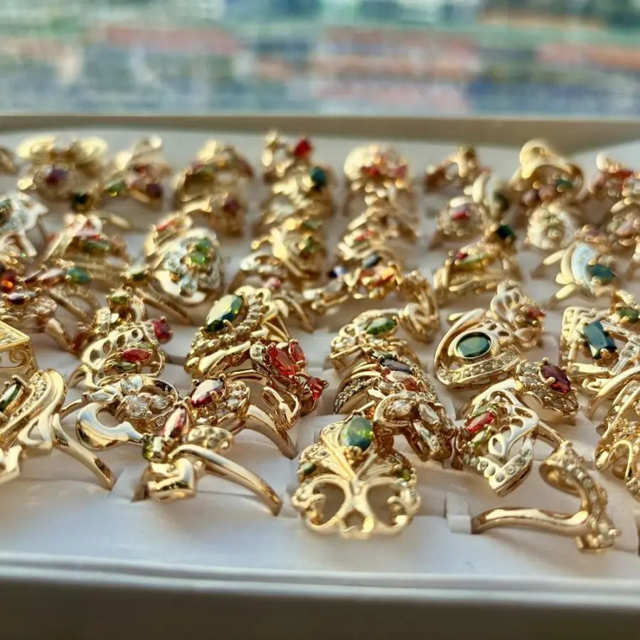 Women's Bold 18k Gold Ring With Exaggerated Diamond & Retro Zircon ...