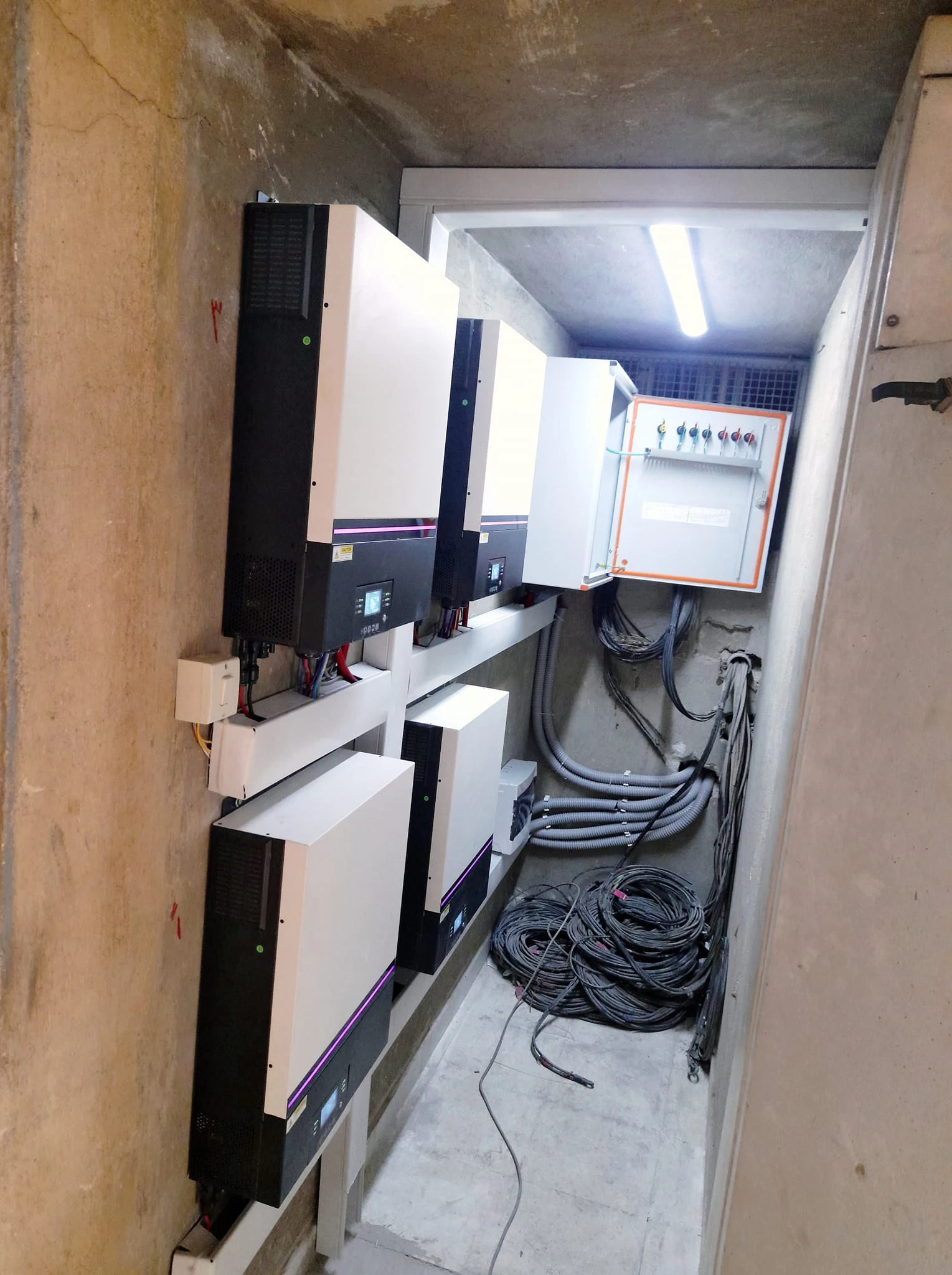 Axpert MAX 8KW 48V Solar Hybrid Inverter - Efficient & Reliable