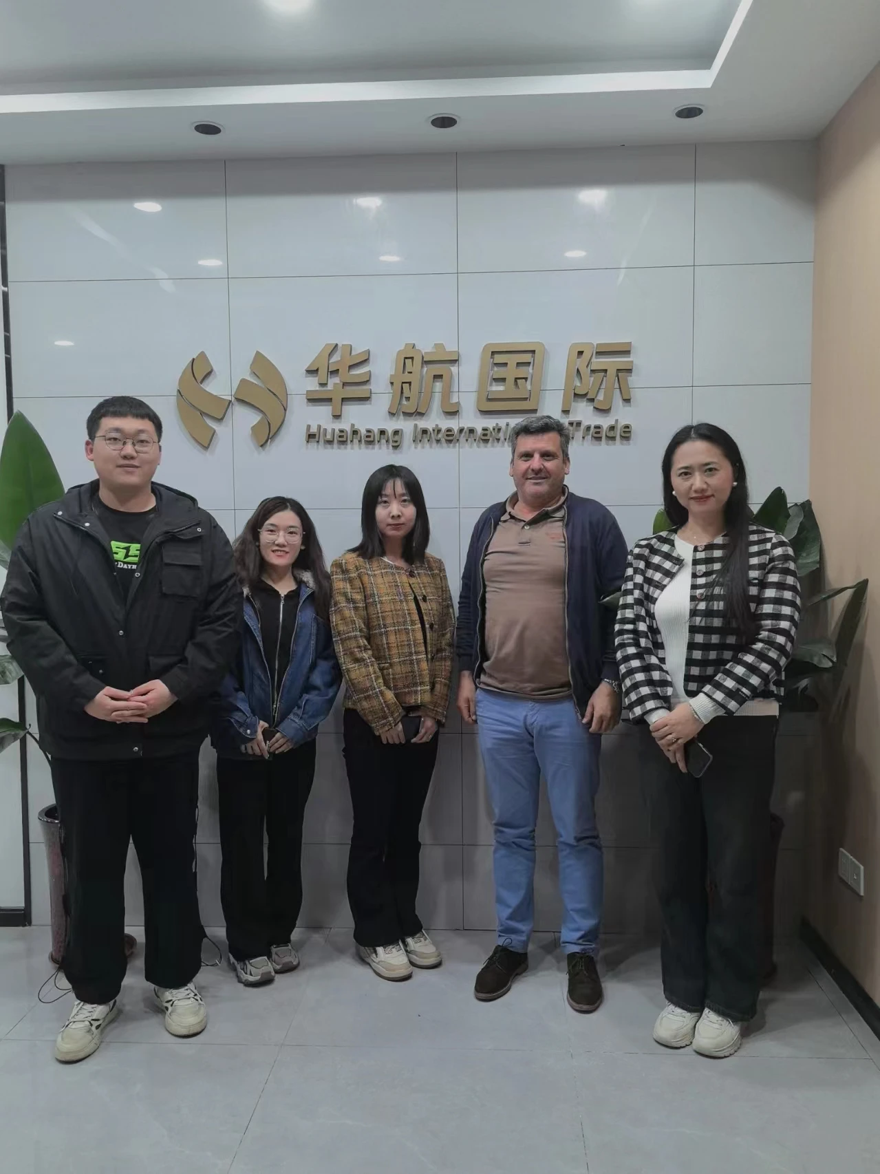 Sinotruk Howo Spare Parts Gear Pump 14571234C - High Quality