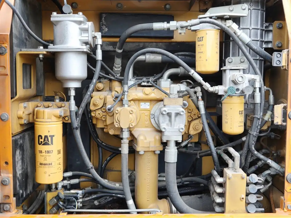 Caterpillar 325D Excavators - High Efficiency & Reliability