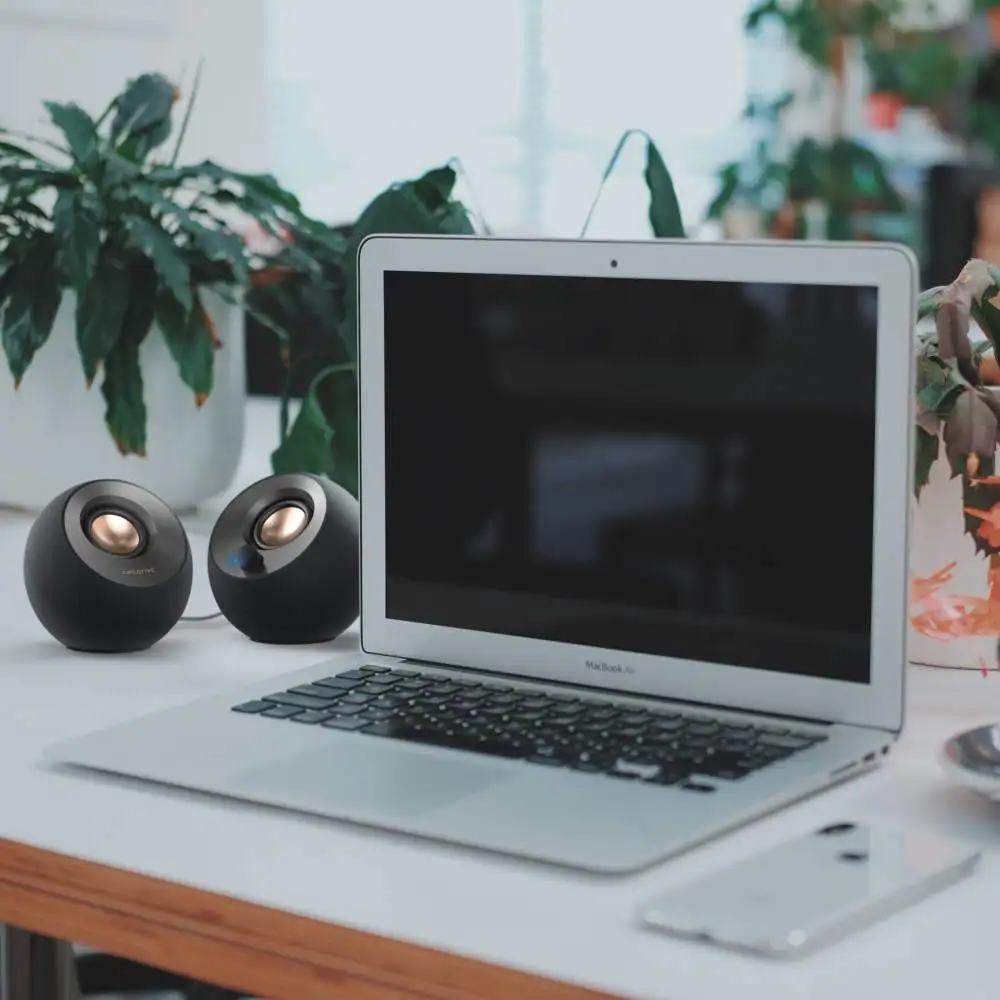 Creative Pebble V2 3.5 Mm Aux-in Minimalistic 2.0 Usb-c Powered Up To ...