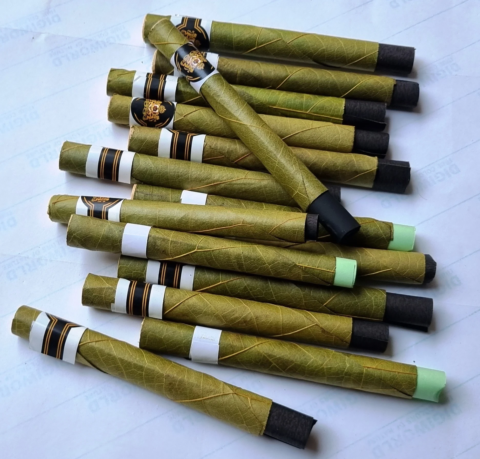 Natural Best Moisture Leaf Straight Rolls All Sizes Rollies Queen ...