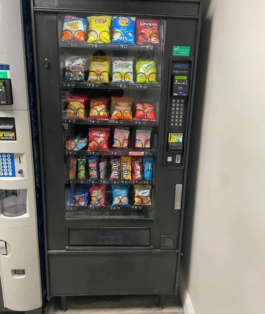 Snacks And Drinks Vending Machine Accepts Customization - Buy Snacks ...