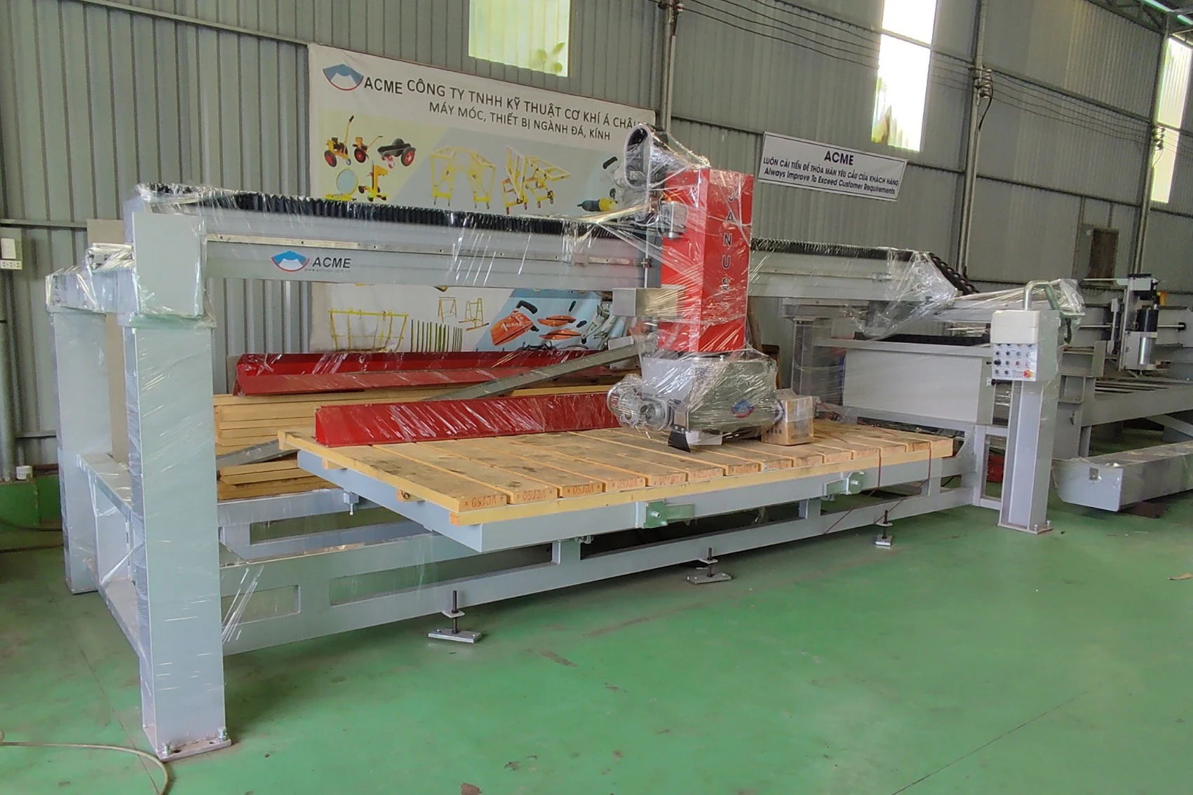 Factory Price 5 Axis Cnc Bridge Cutting Machine For Profiling And ...