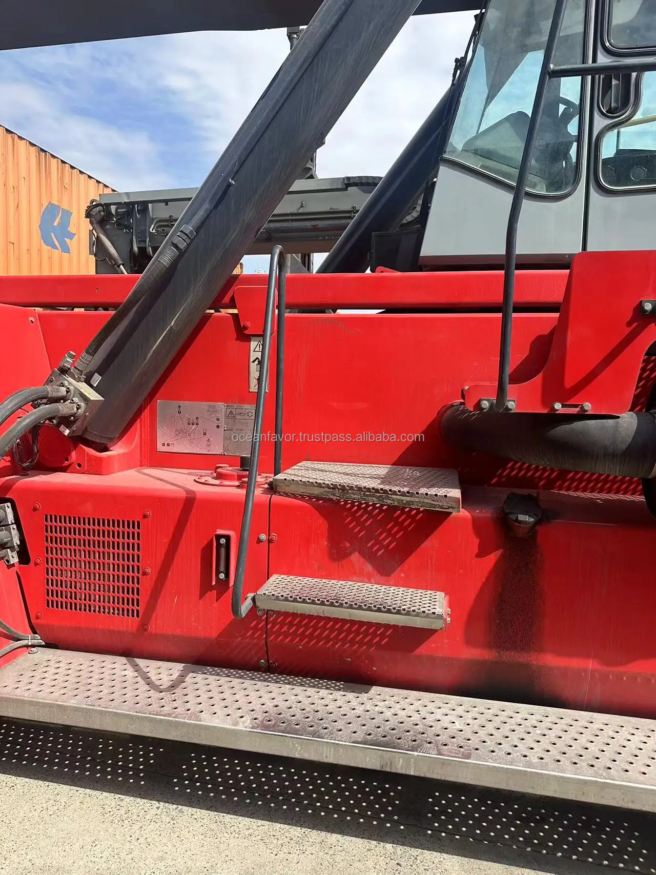 Kalmar DRF450 Reachstacker - 45 Ton Port Lifting Crane
