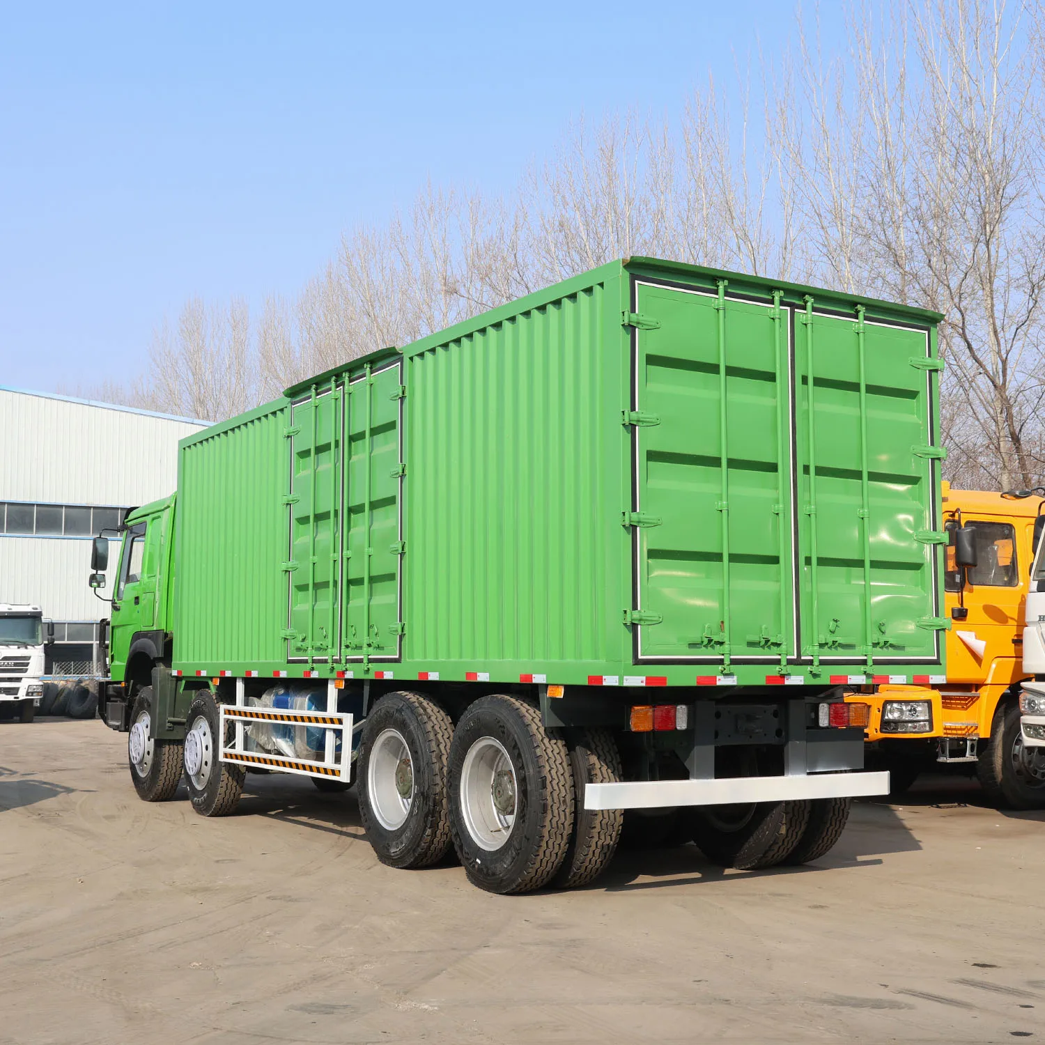 Used Howo Sinotruk 8x4 Cargo Trucks 40tons 375hp 420hp 12wheeler ...