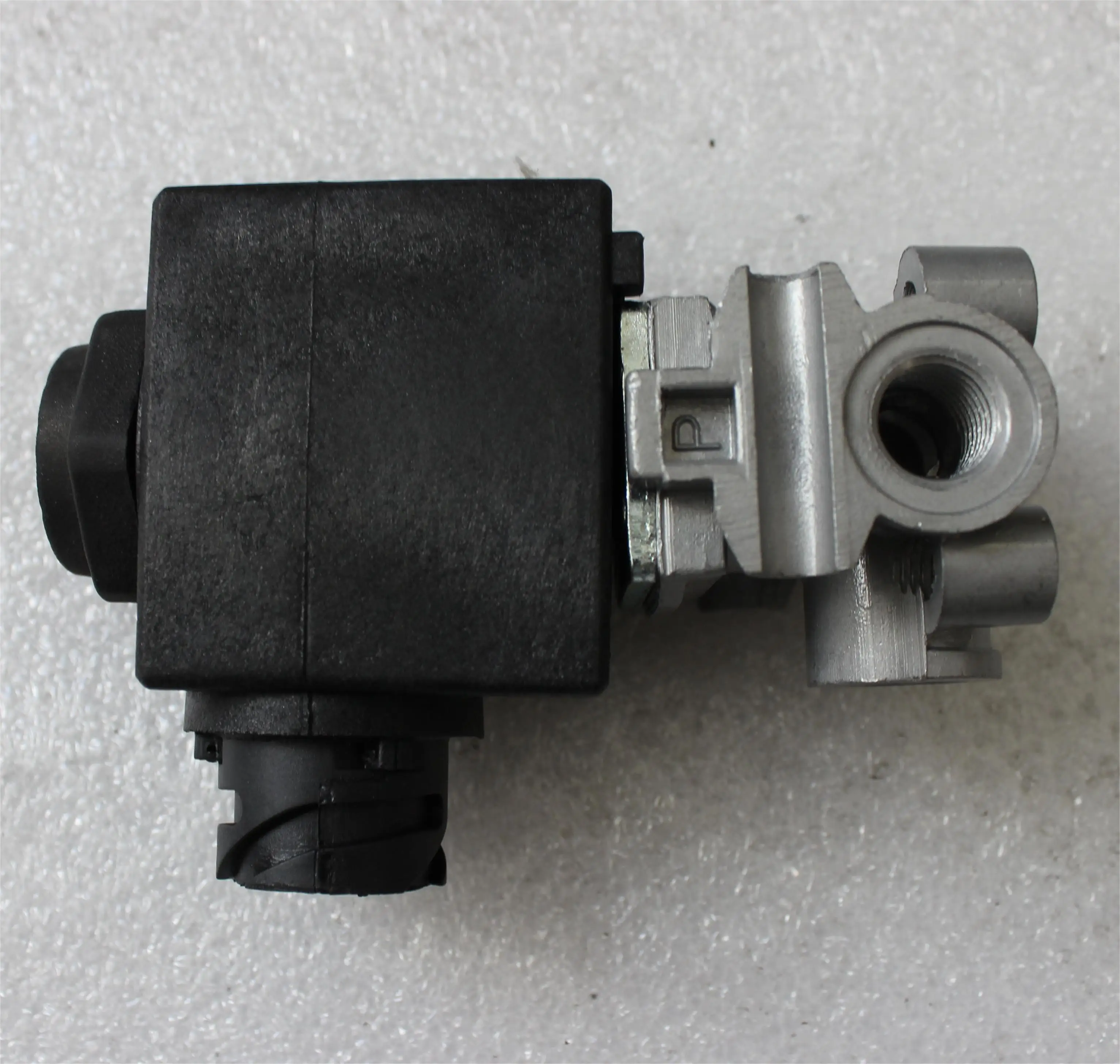 SOLENOID VALVE 1078316 for SCANIA P420 - High Quality