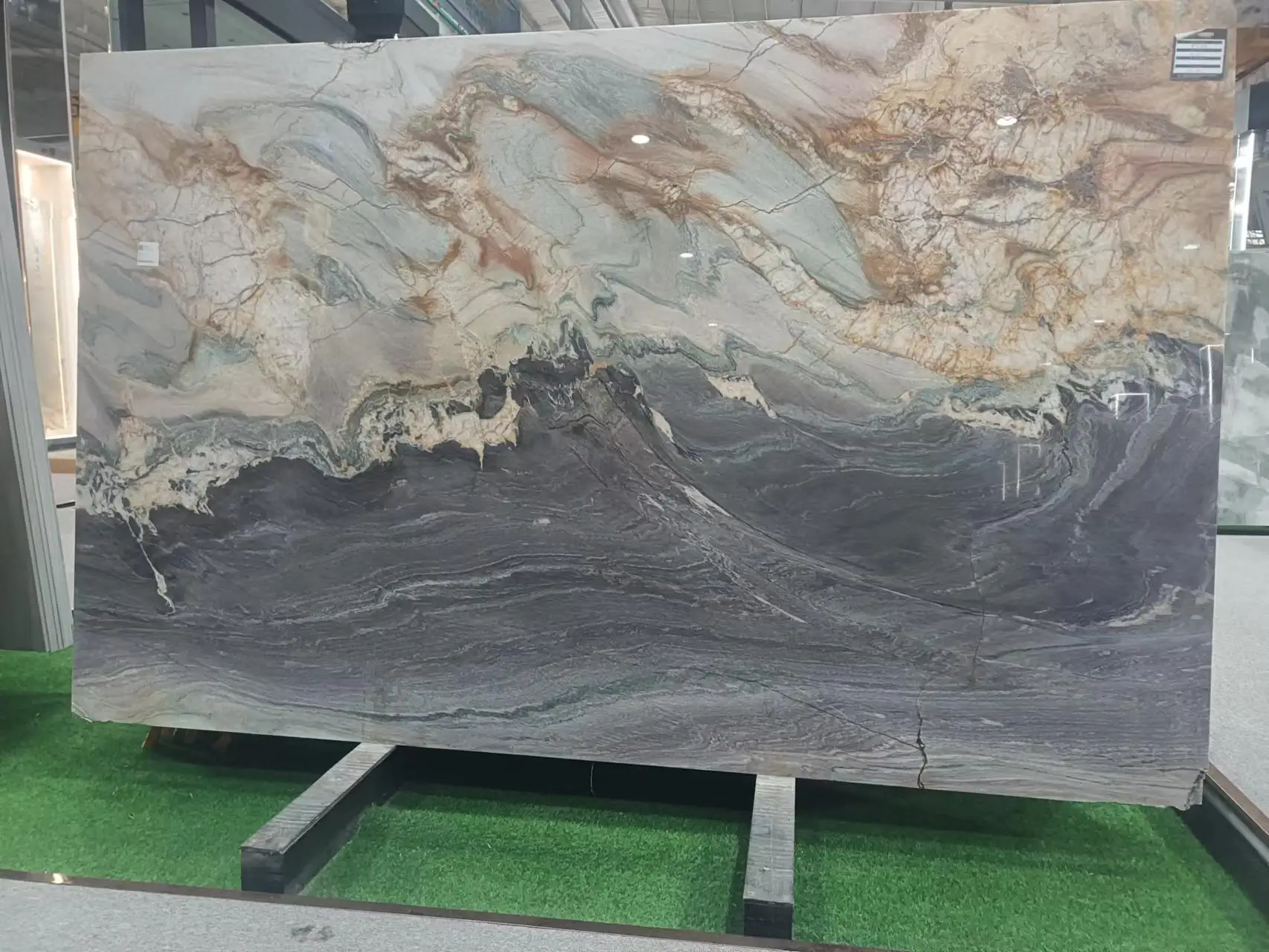 Luxurious Brazilian Purple Quartzite Slab for Wall Cladding